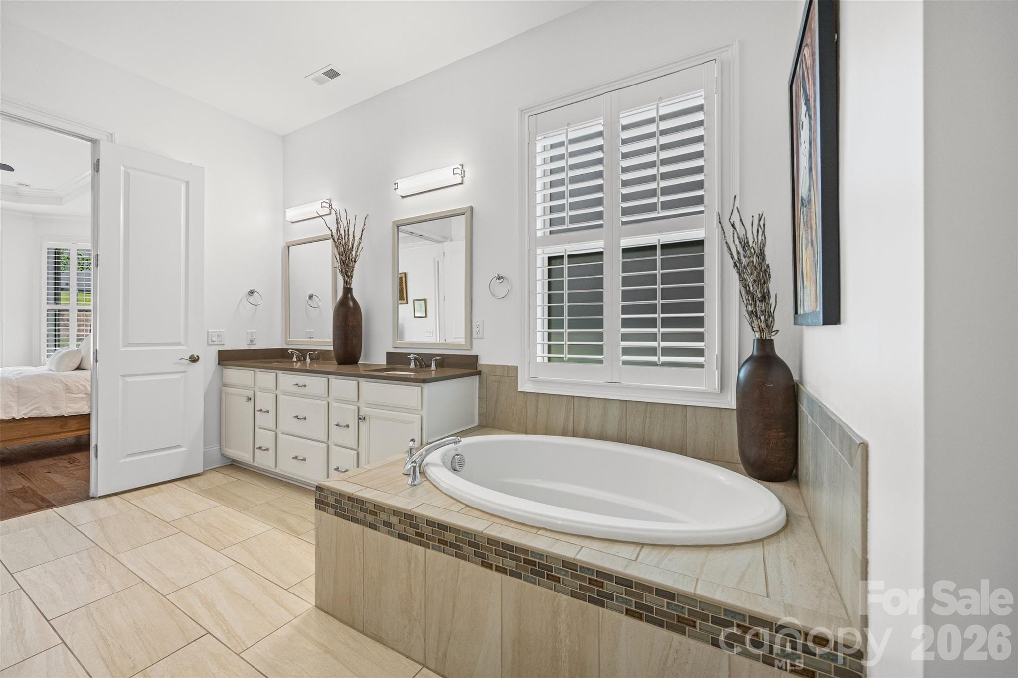 Photo 34 of 15927 Vale Ridge Drive, Charlotte, NC