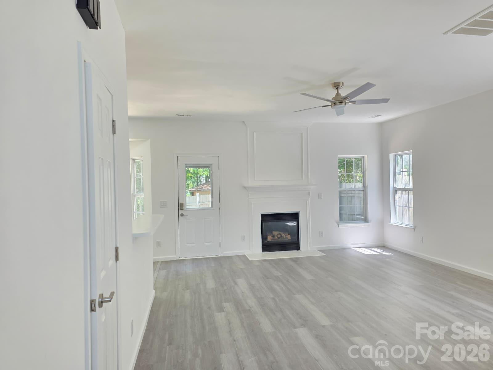 Photo 4 of 10317 Stoneykirk Lane, Charlotte, NC
