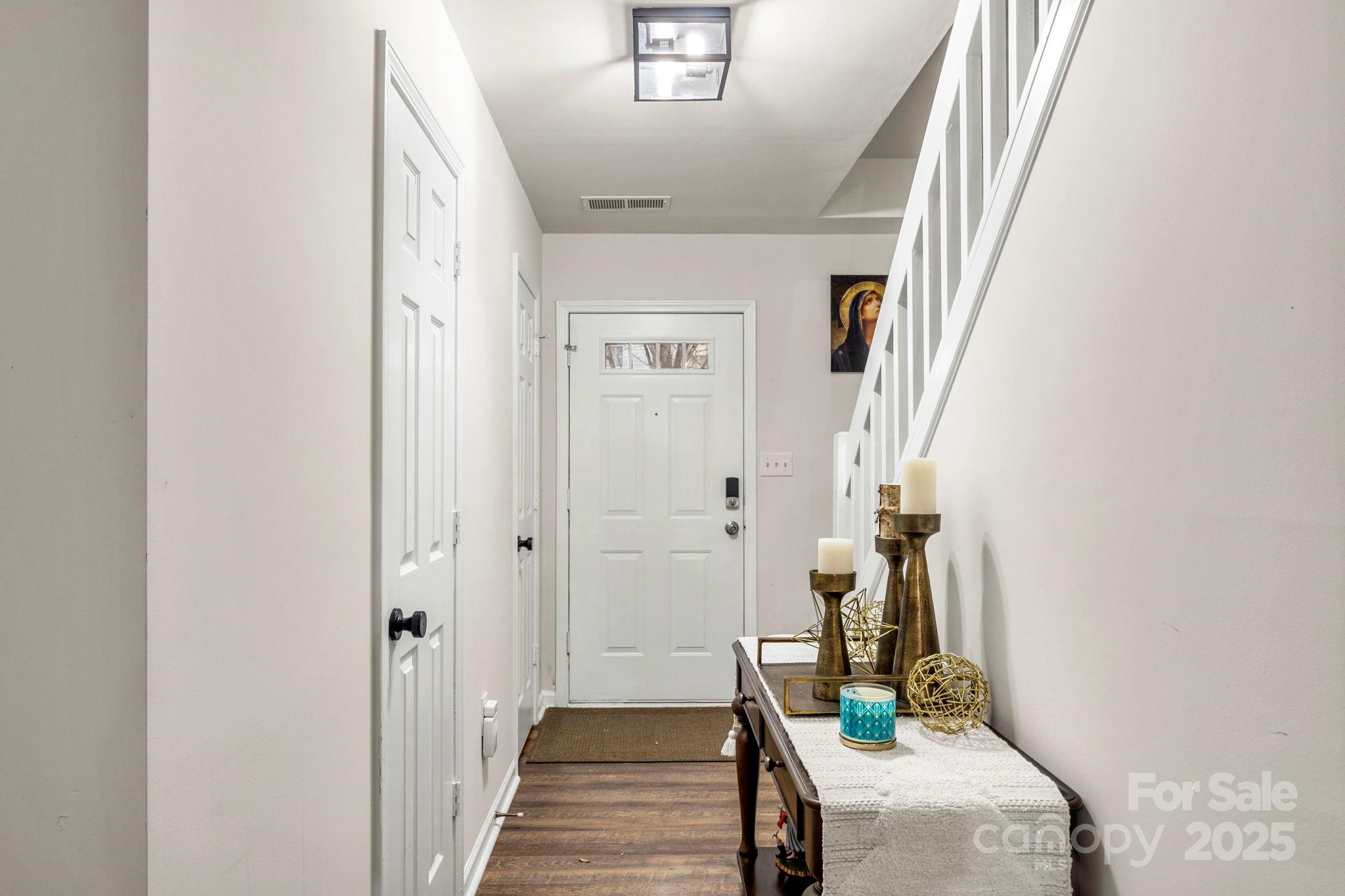 Photo 4 of 921 Pelican Bay Drive, Pineville, NC