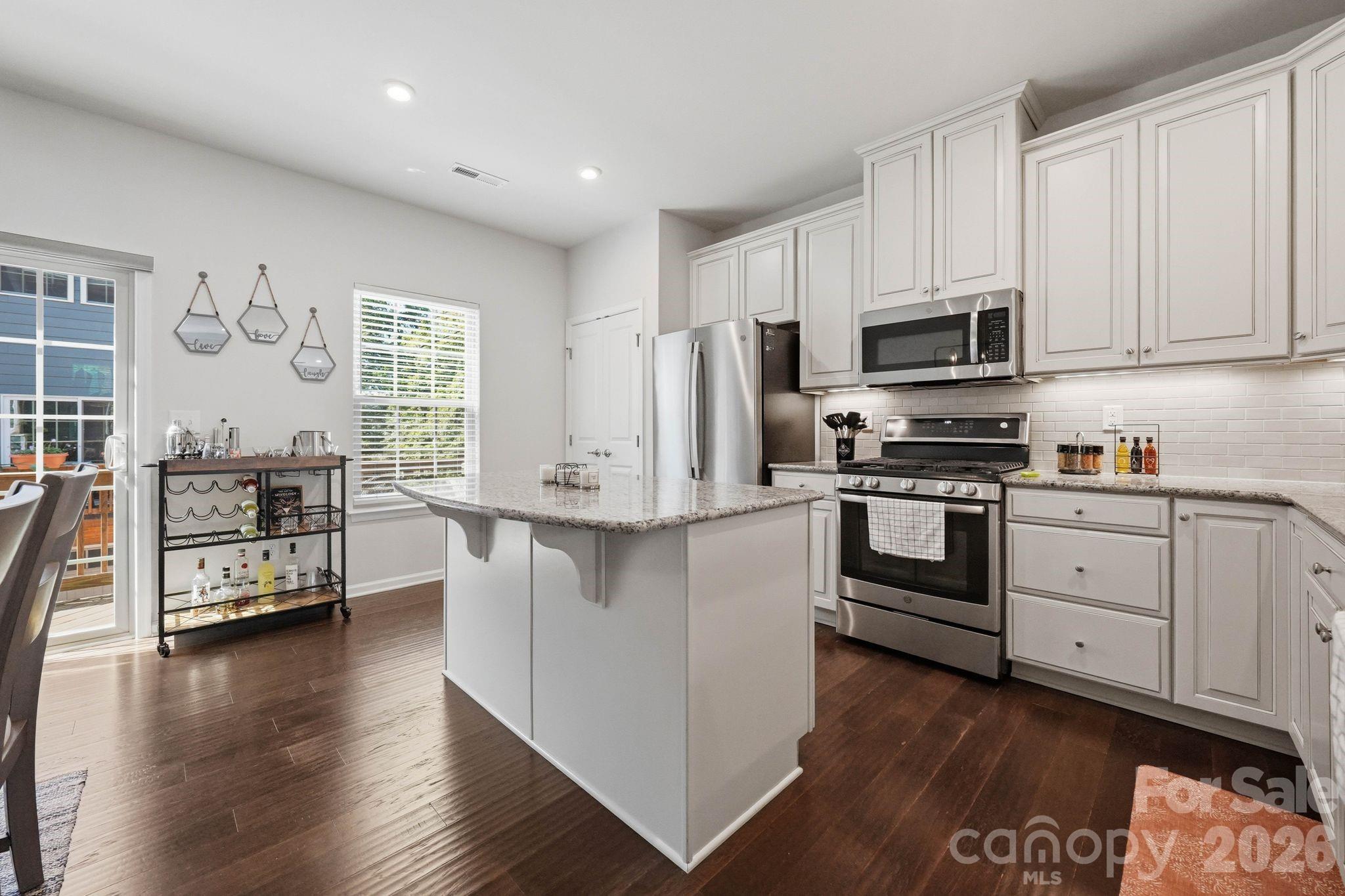 1221 Queen Lyon Court, Charlotte, NC - photo 15 of 46