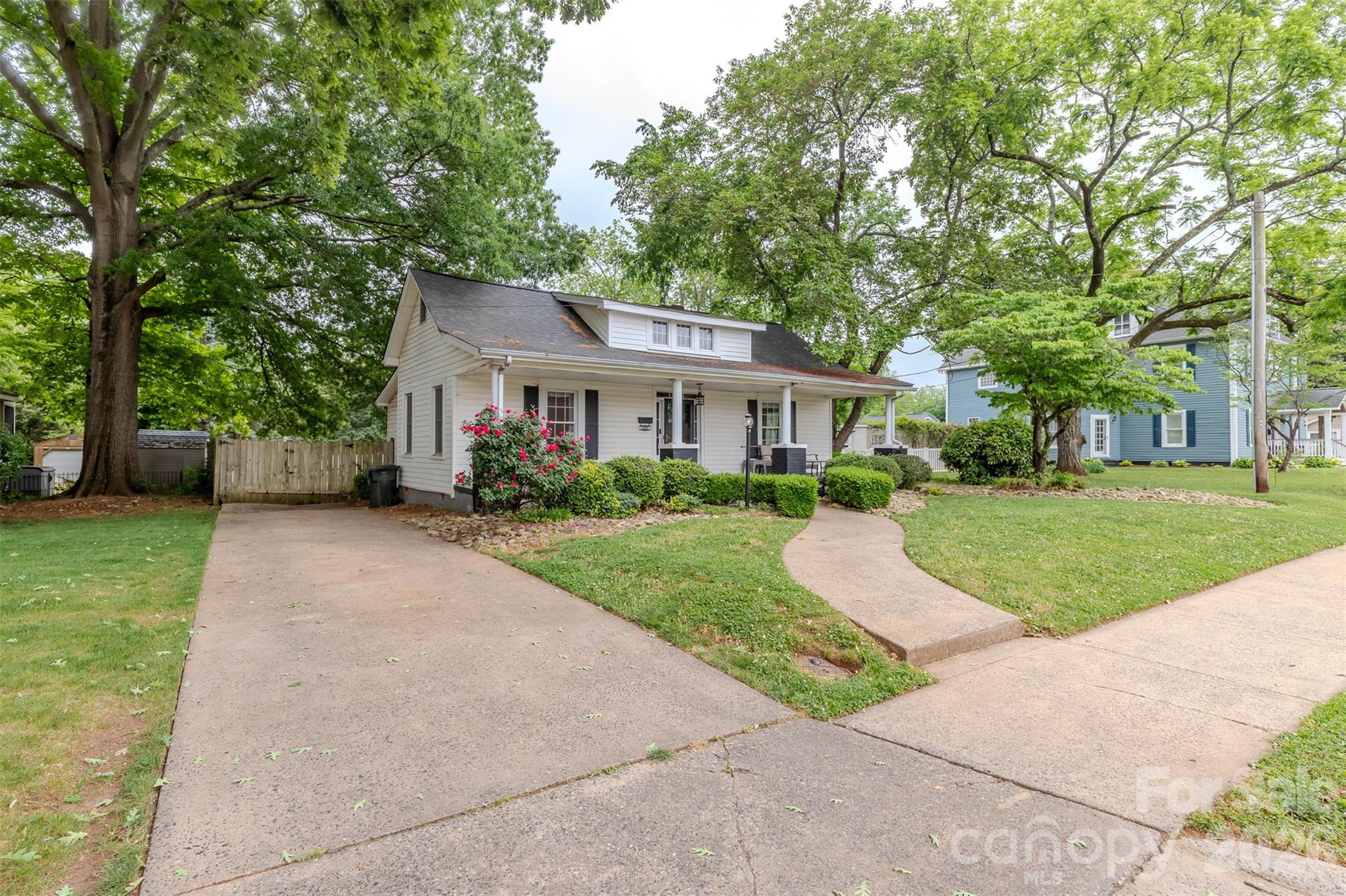 Photo 3 of 505 W Mountain Street, Kings Mountain, NC