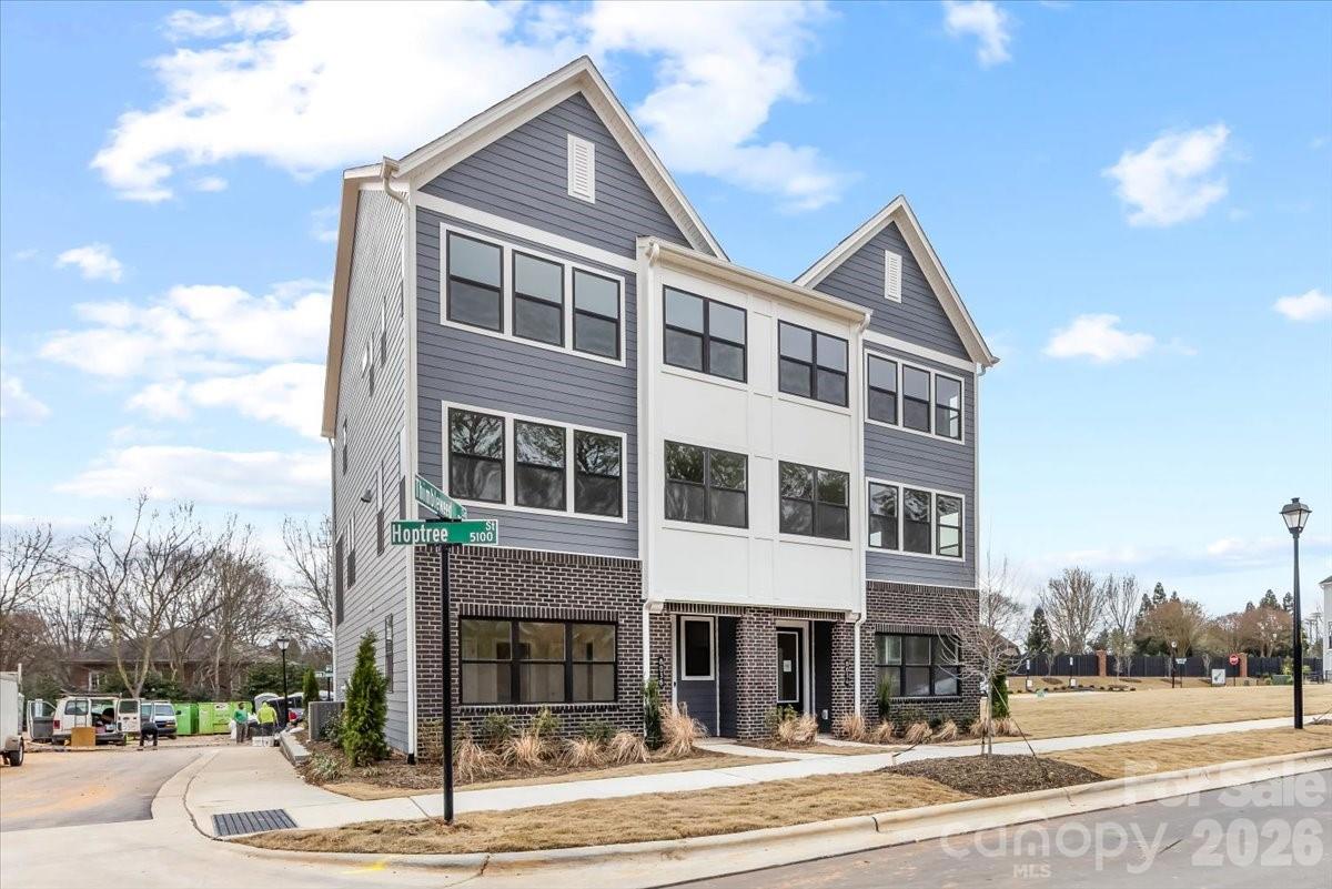 Home for sale at 8038 Thimbleweed Circle, Charlotte, NC — photo 1 of 41