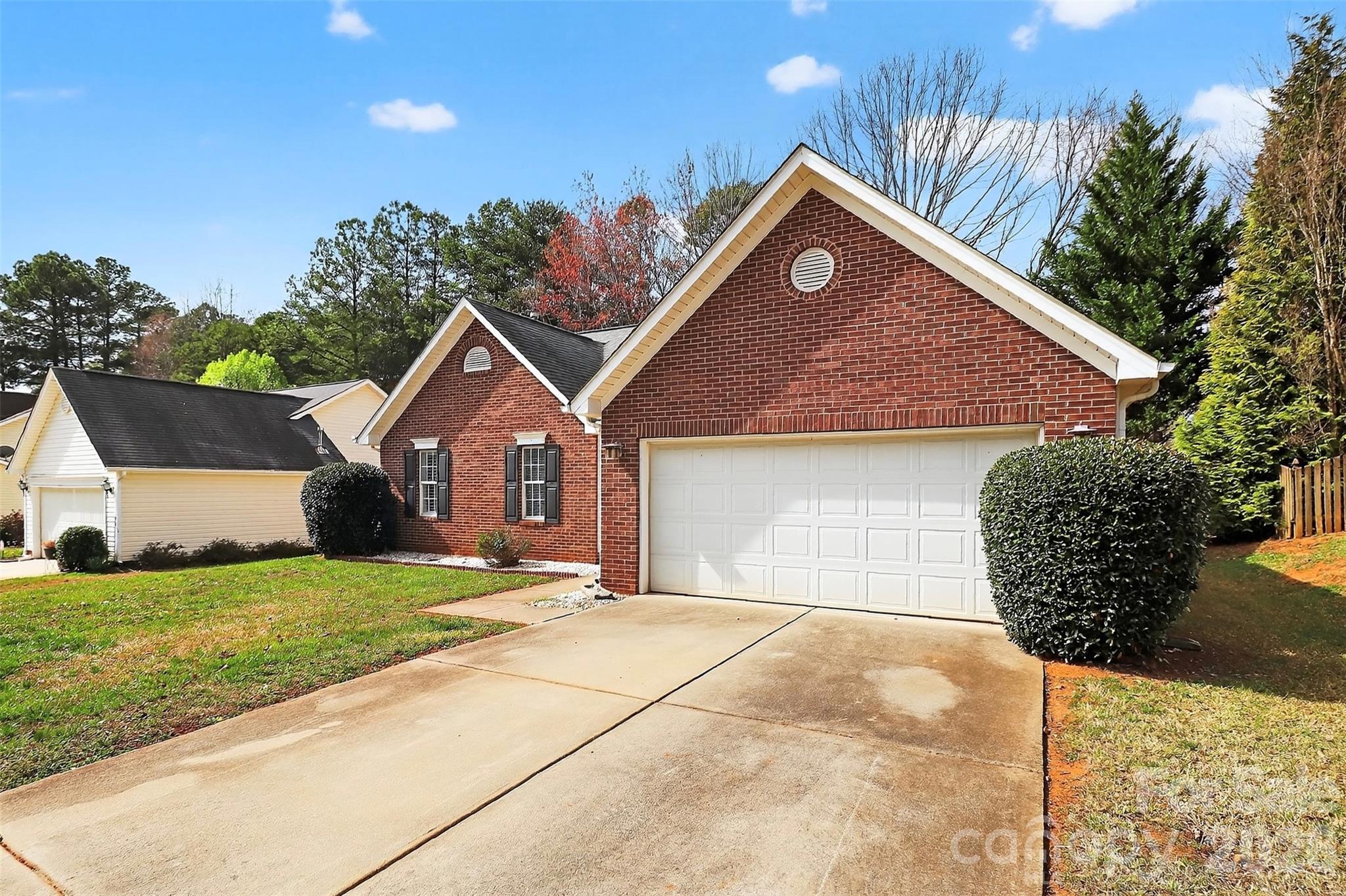 Photo 3 of 7022 Duchamp Drive, Charlotte, NC