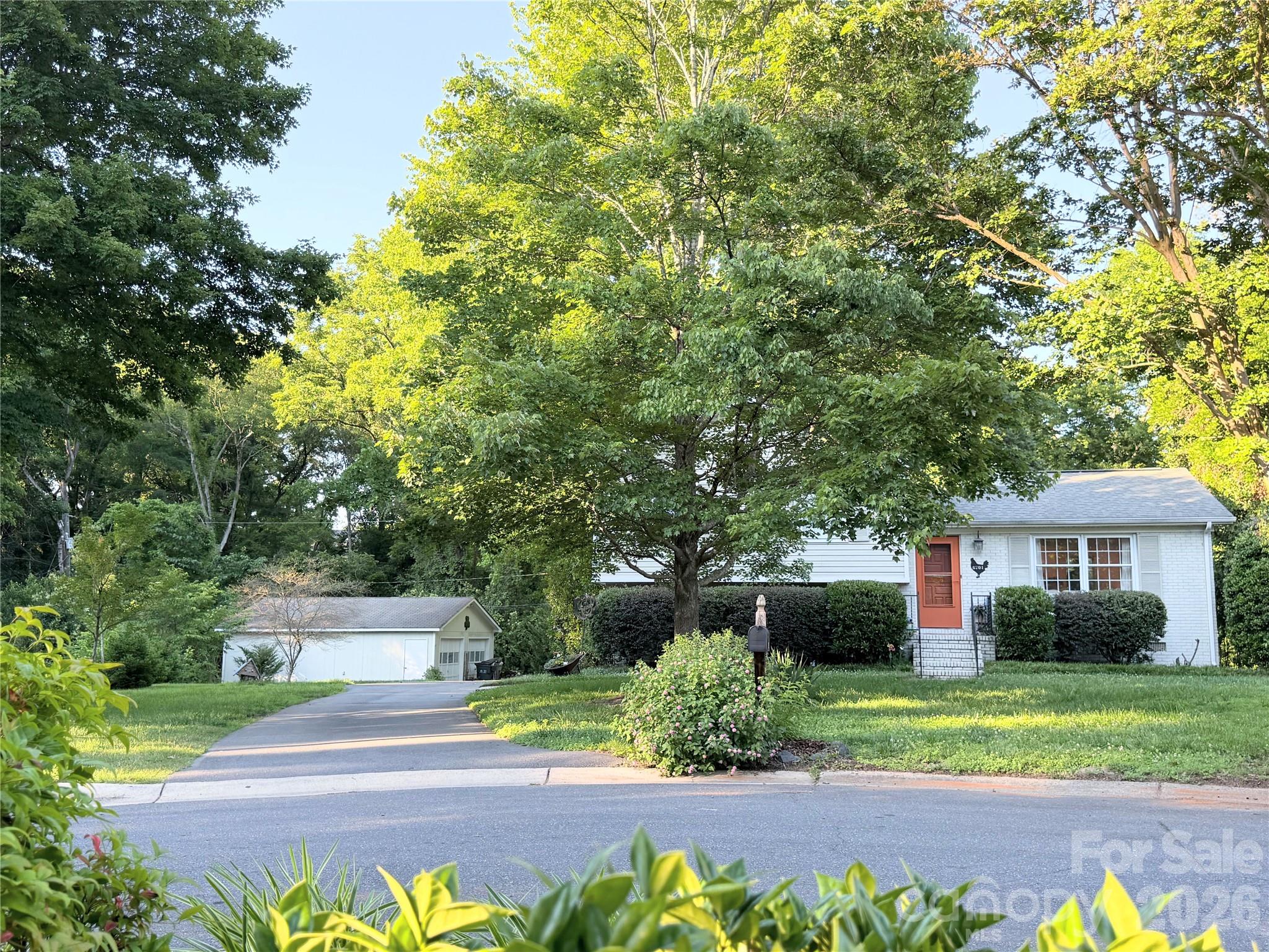 Photo 4 of 6701 Rugby Lane, Charlotte, NC