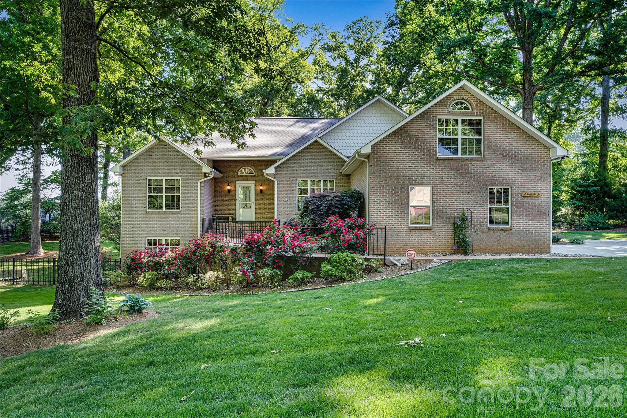 Photo 3 of 7538 Golf Course Drive S, Denver, NC