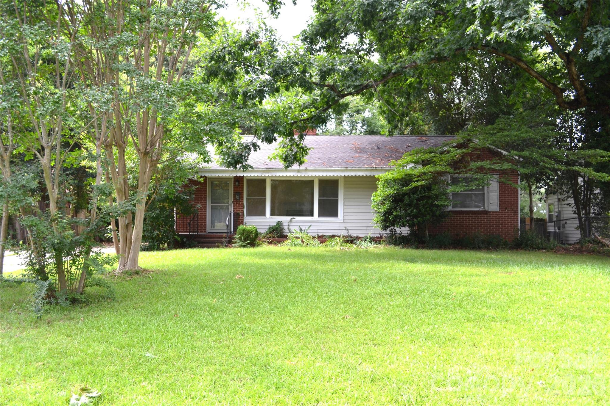 Home for sale at 827 Mohigan Street, Charlotte, NC — photo 1 of 6
