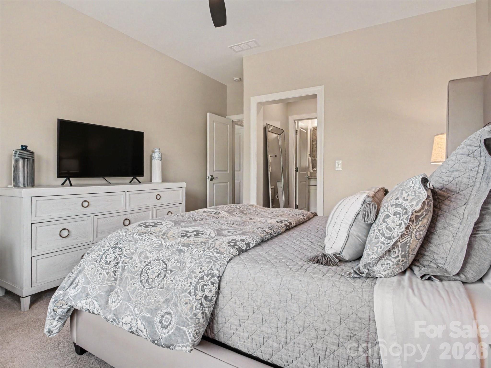 1020 N Sharon Amity Road, Charlotte, NC - photo 34 of 47