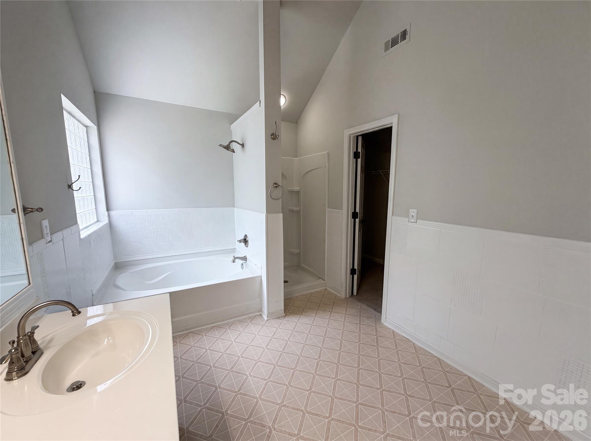 Photo 14 of 4024 Fifendrum Lane, Charlotte, NC