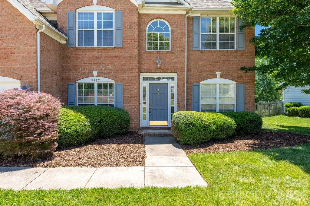 9512 Autumn Applause Drive, Charlotte, NC - photo 2 of 49