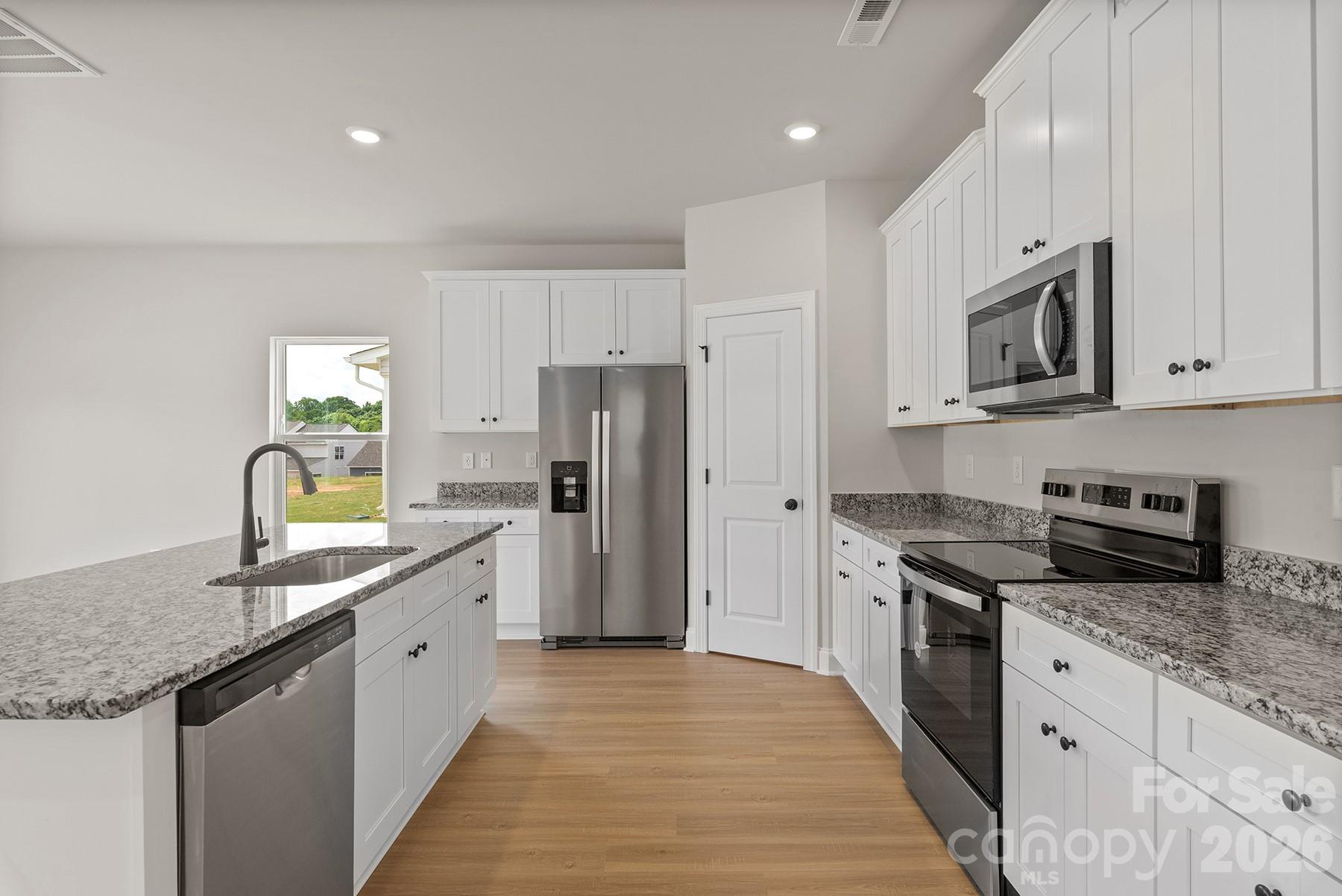 Photo 5 of 6733 Fairford Drive, Charlotte, NC