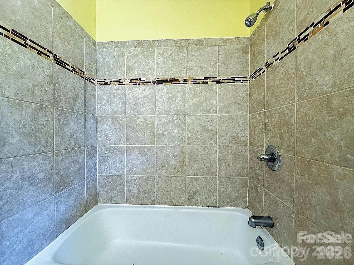 Home for sale at 3220 Wiseman Drive, Charlotte, NC — photo 8 of 19