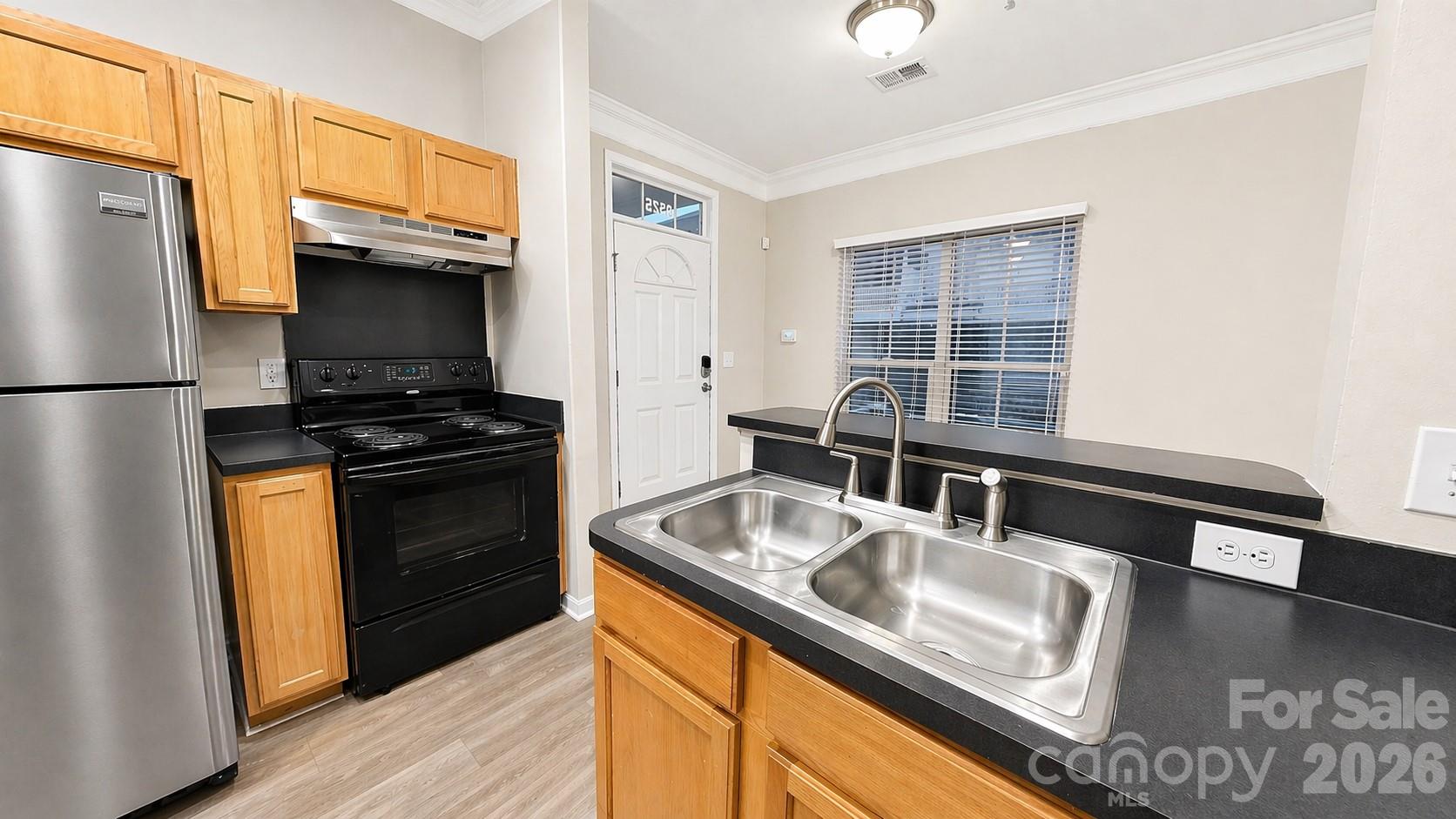 Photo 2 of 6525 Quarterbridge Lane, Charlotte, NC
