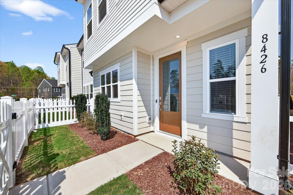 Photo 2 of 8426 Discovery Lane, Charlotte, NC