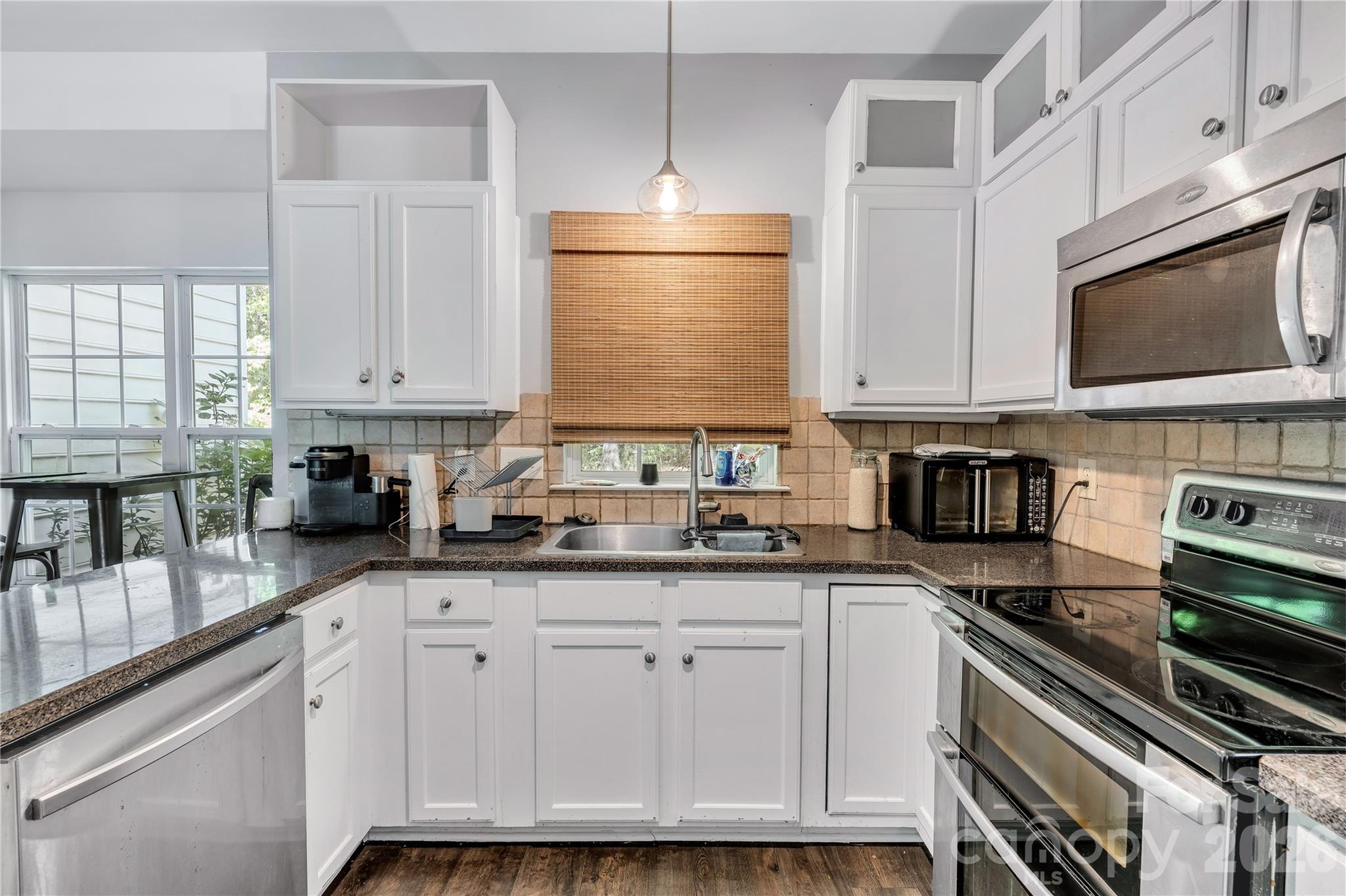 9423 Willow Tree Lane, Charlotte, NC - photo 4 of 30