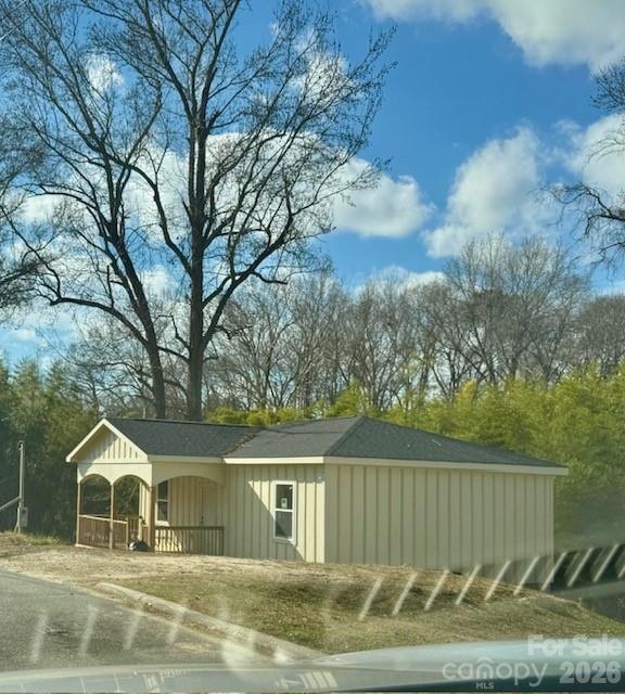 38 Poplar Street, Great Falls, SC - photo 1 of 8