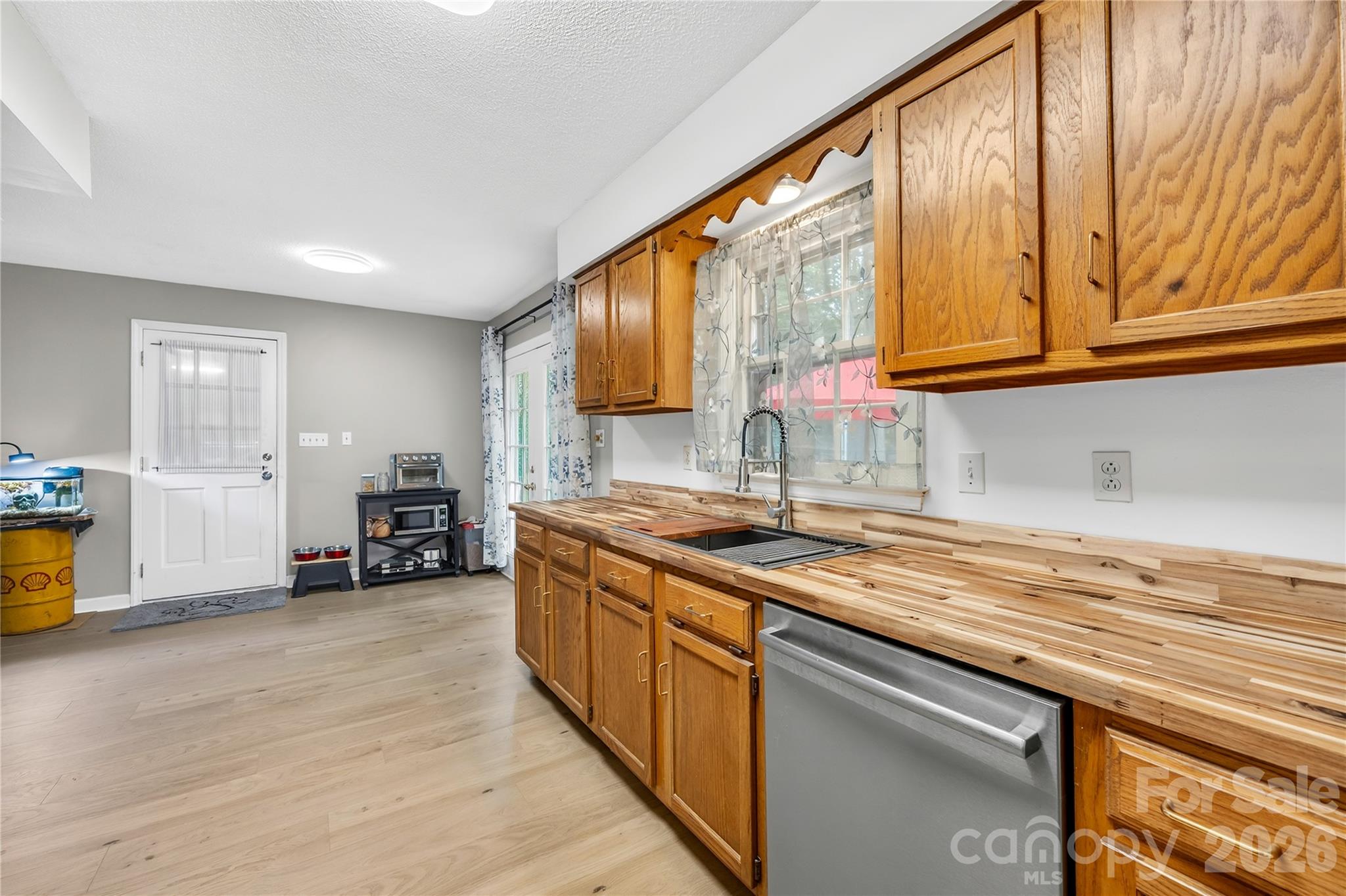 Photo 11 of 8349 Norcroft Drive, Charlotte, NC
