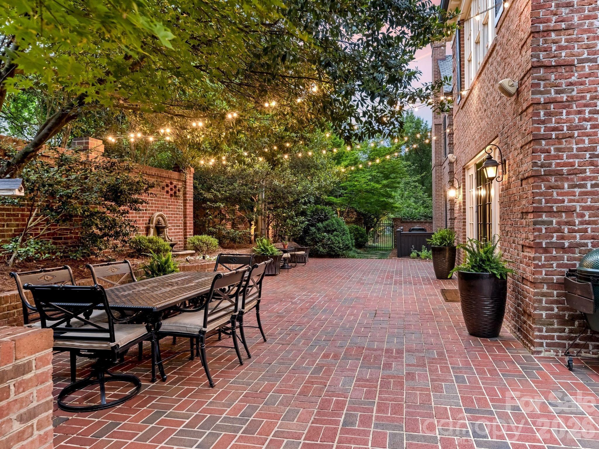 Photo 48 of 714 Edgehill Road N, Charlotte, NC
