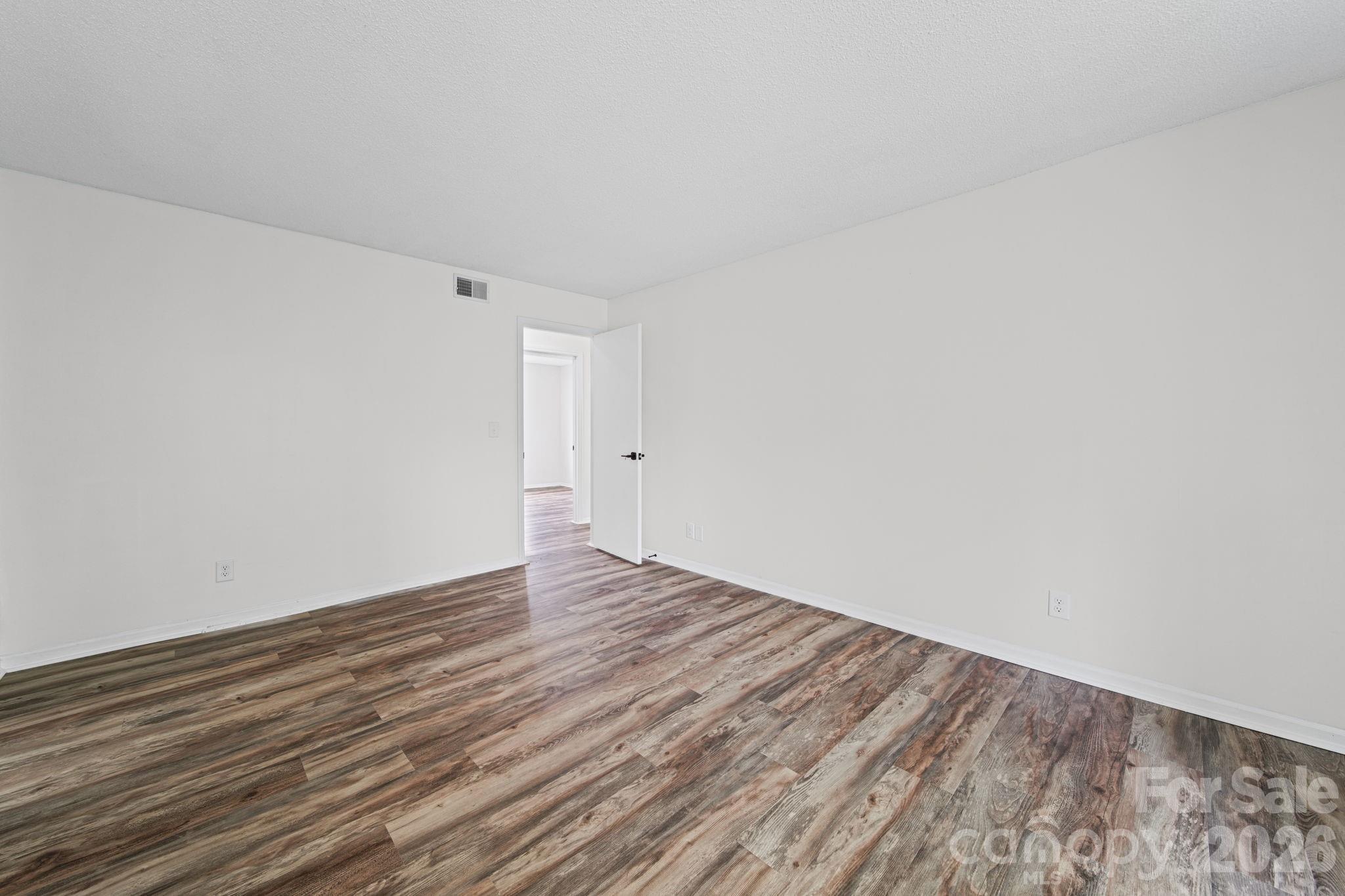 Photo 21 of 11023 Harrowfield Road, Charlotte, NC