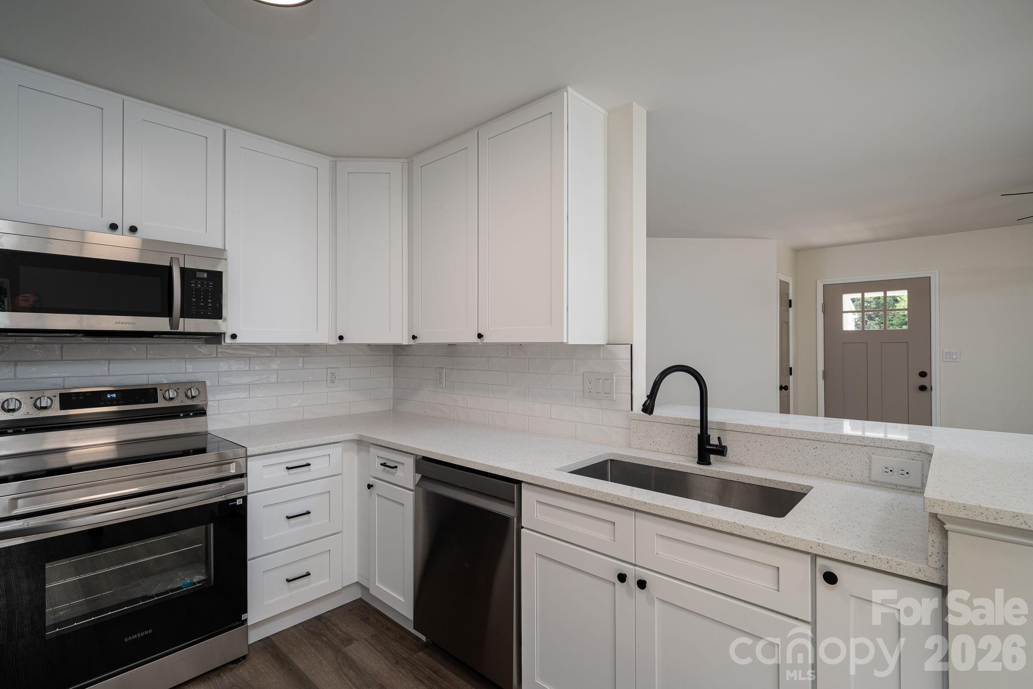 Photo 15 of 3119 Mintleaf Drive, Charlotte, NC