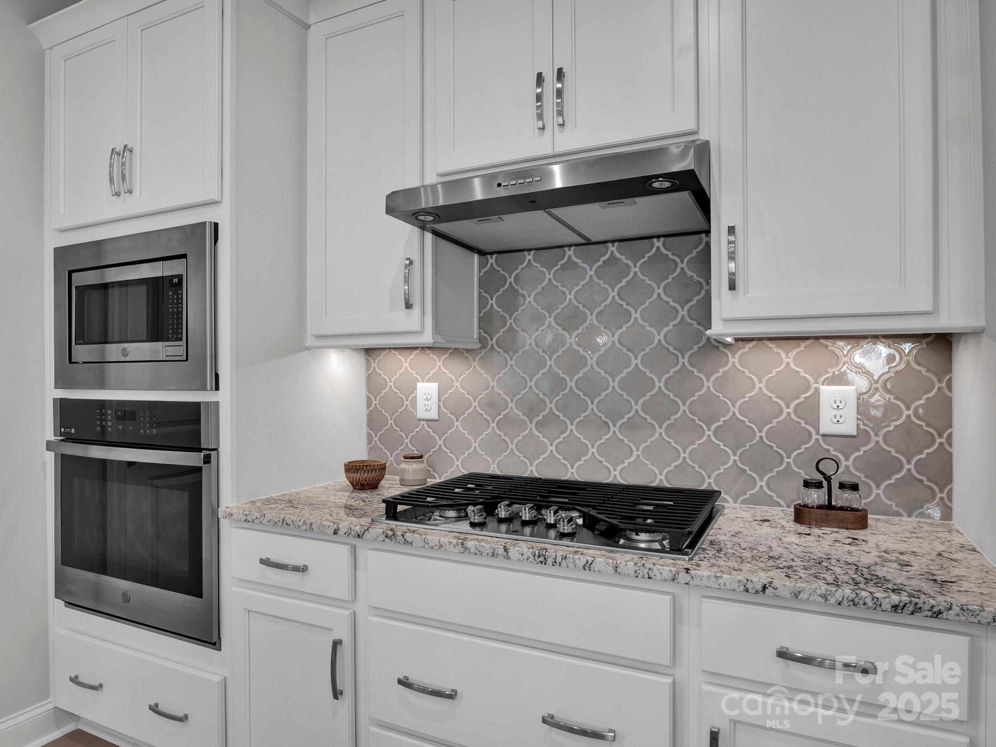Photo 5 of 4225 Honey Locust Drive, Charlotte, NC