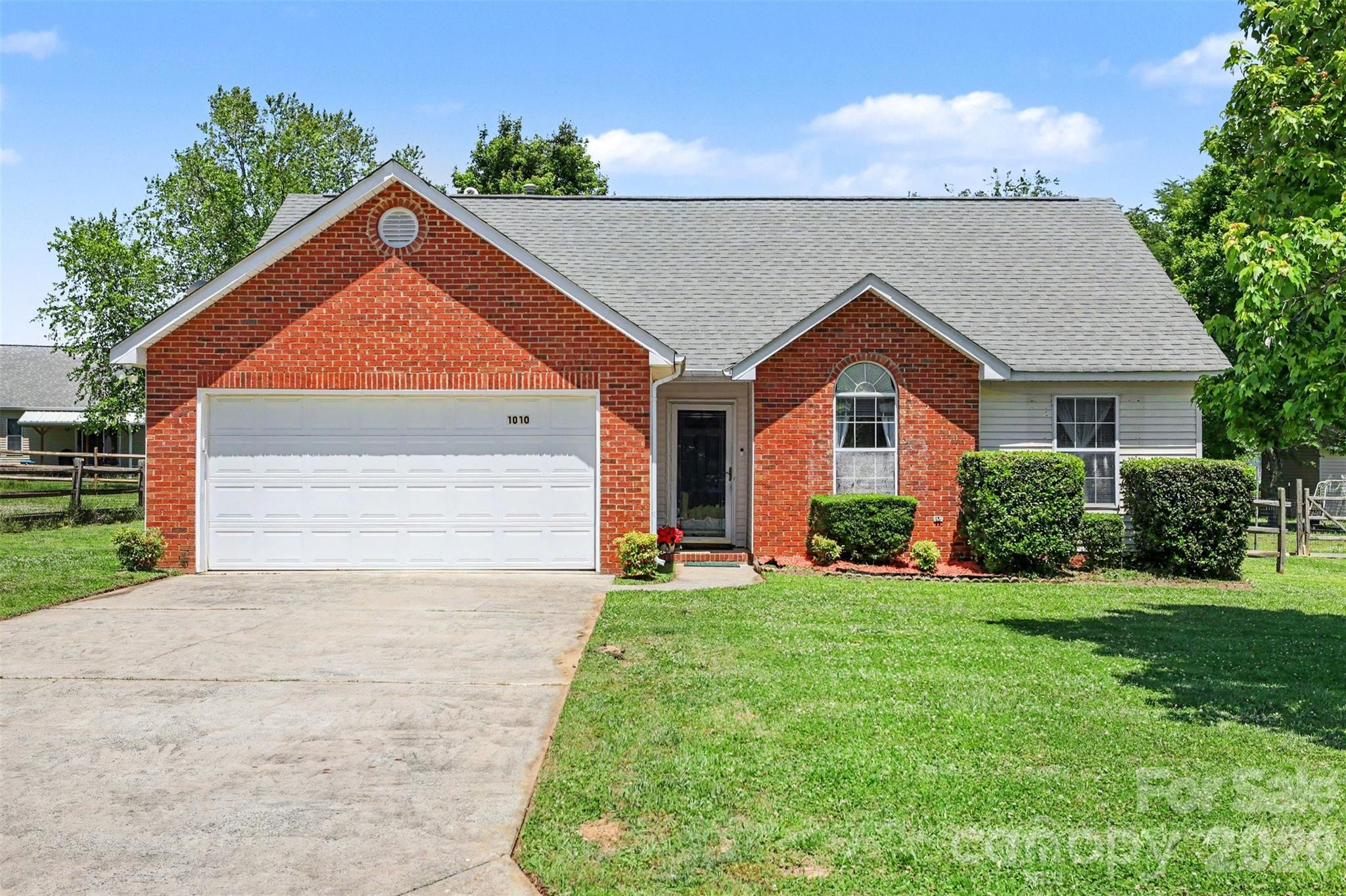 1010 Ridgefield Circle, Indian Trail, NC - photo 1 of 45