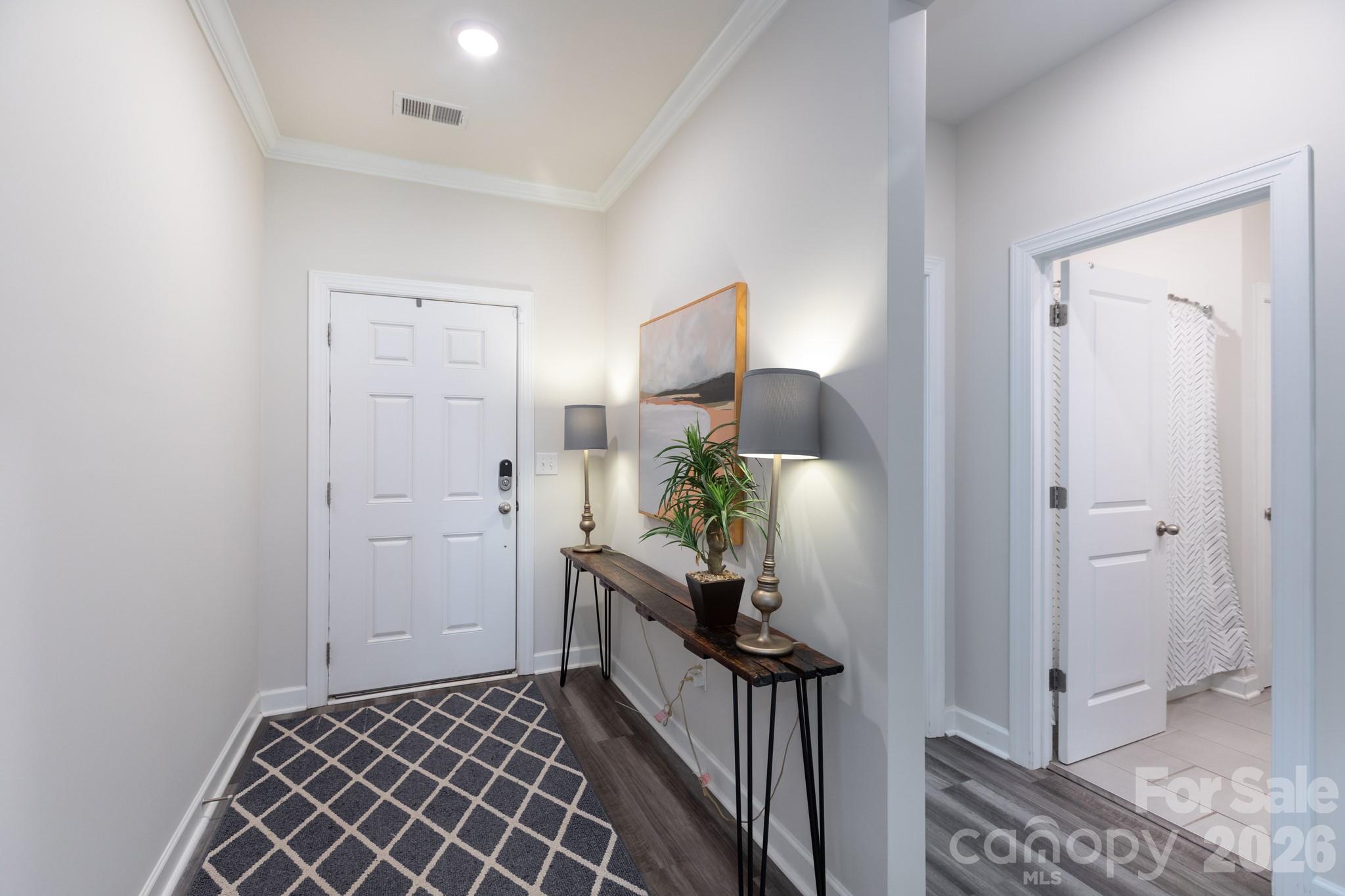 Home for sale at 11809 Red Leaf Drive, Charlotte, NC — photo 4 of 45