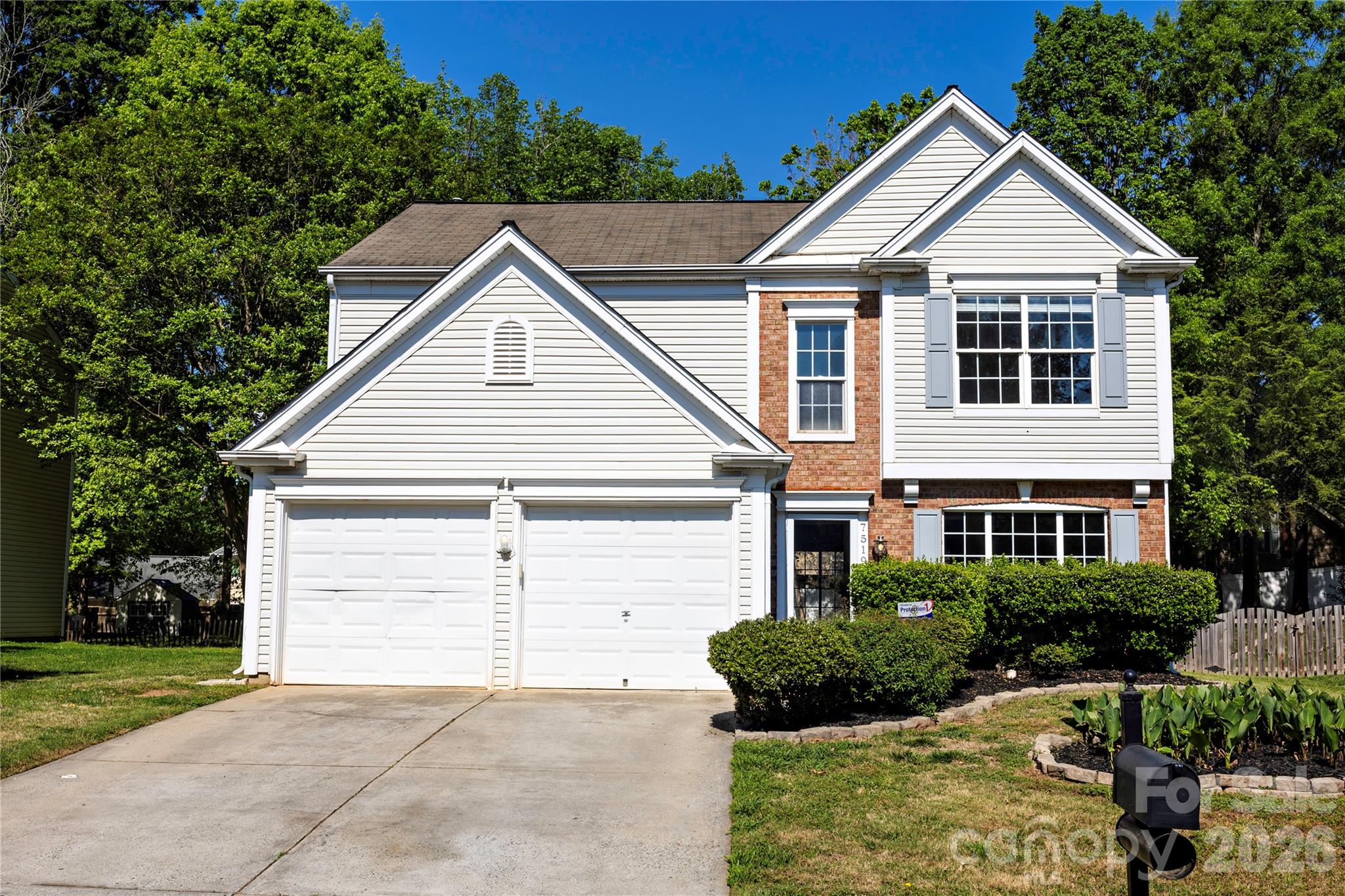 Photo 2 of 7519 Eurostar Drive, Charlotte, NC