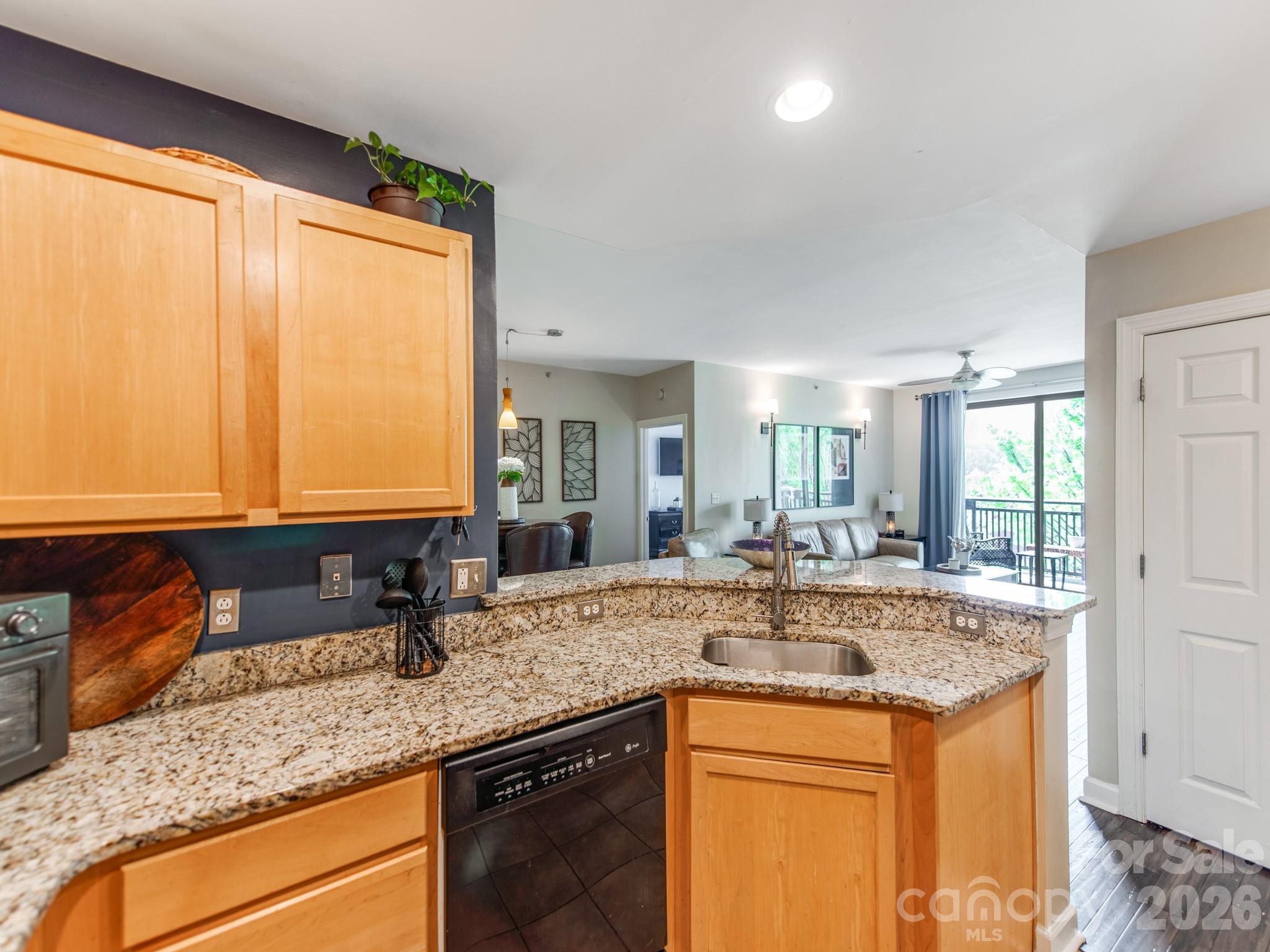 Photo 13 of 718 W Trade Street414, Charlotte, NC
