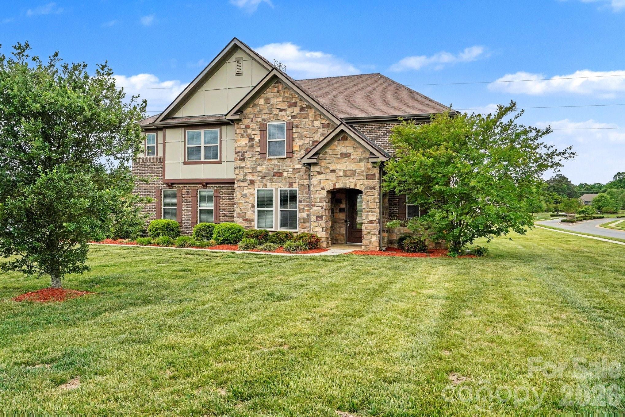 Photo 3 of 502 Alucio Court, Matthews, NC