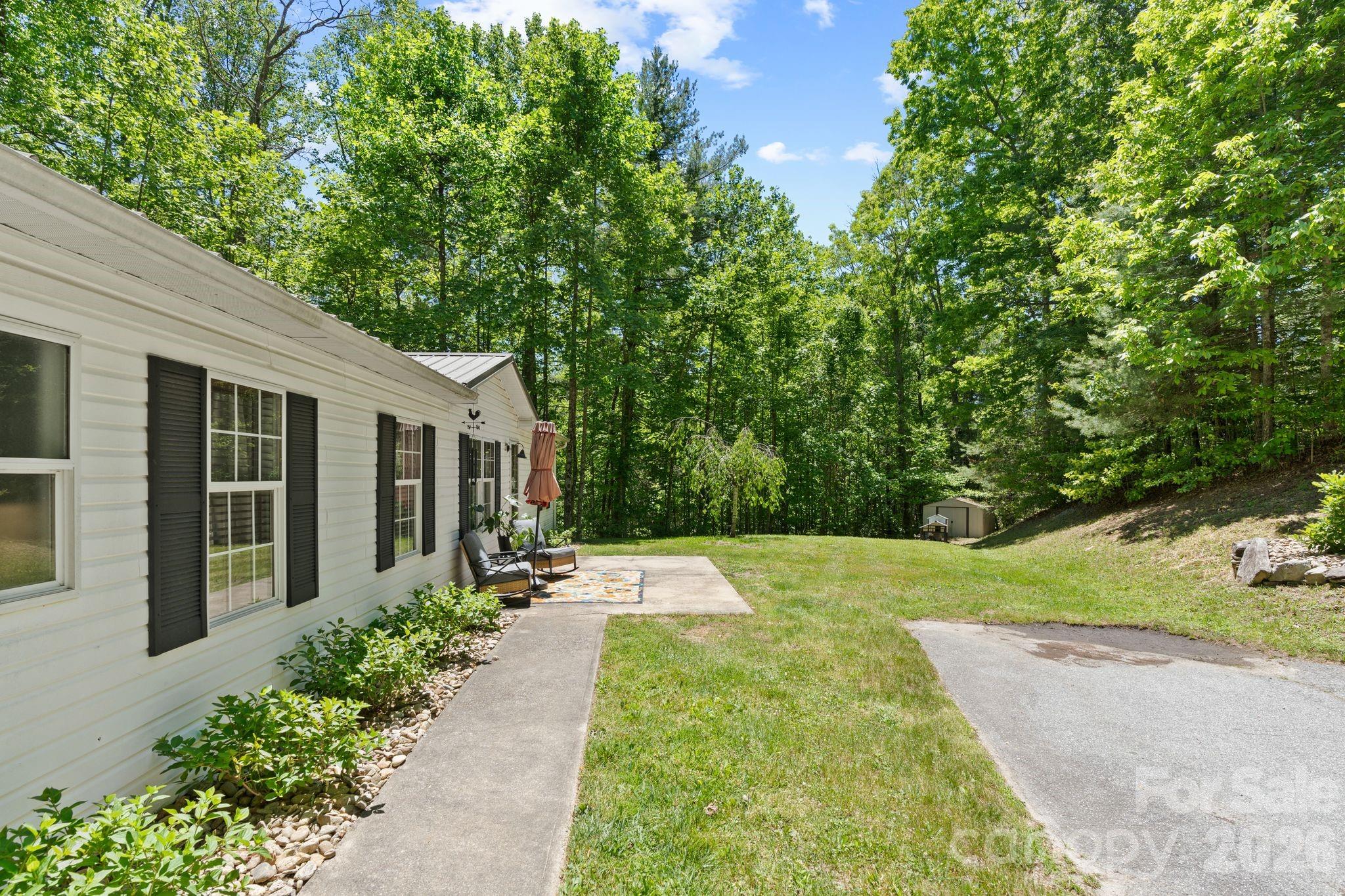 Photo 2 of 122 Fallswood Court, Hendersonville, NC