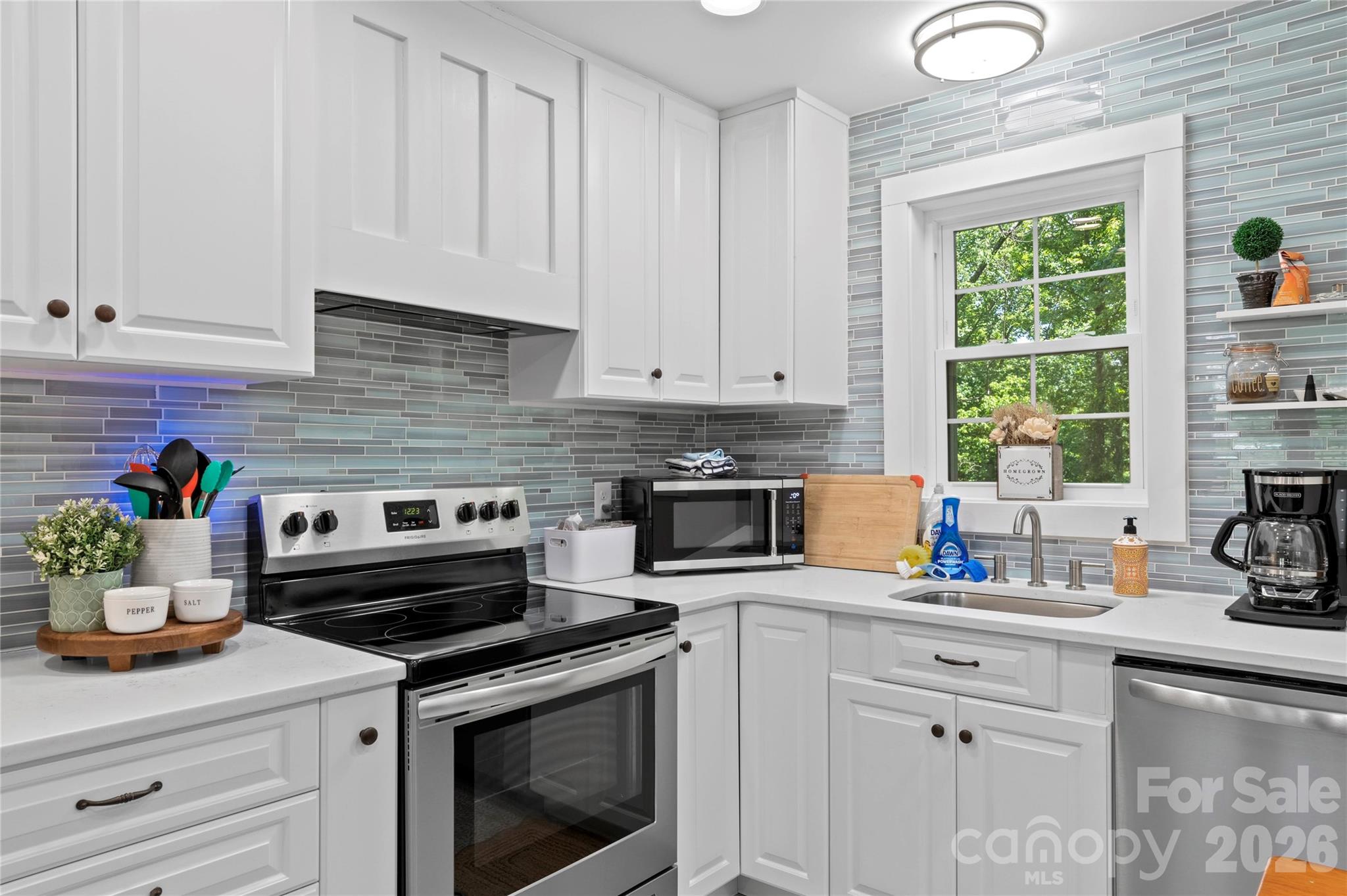 706 Elk Spur Street, Elkin, NC - photo 15 of 34