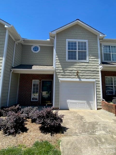 Photo 2 of 112 Sunridge Drive, Mooresville, NC
