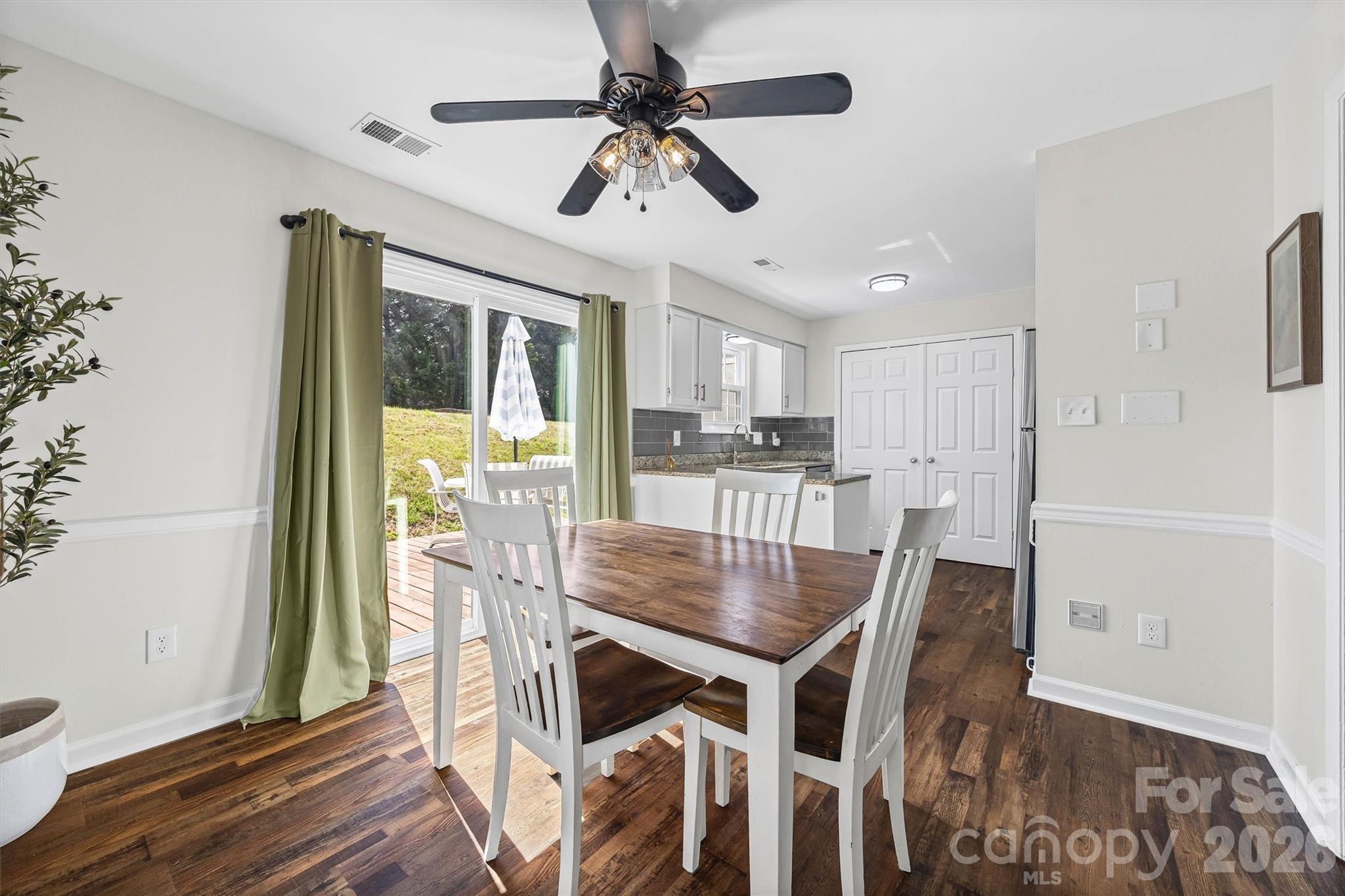 Photo 4 of 6104 Sunbridge Court, Charlotte, NC