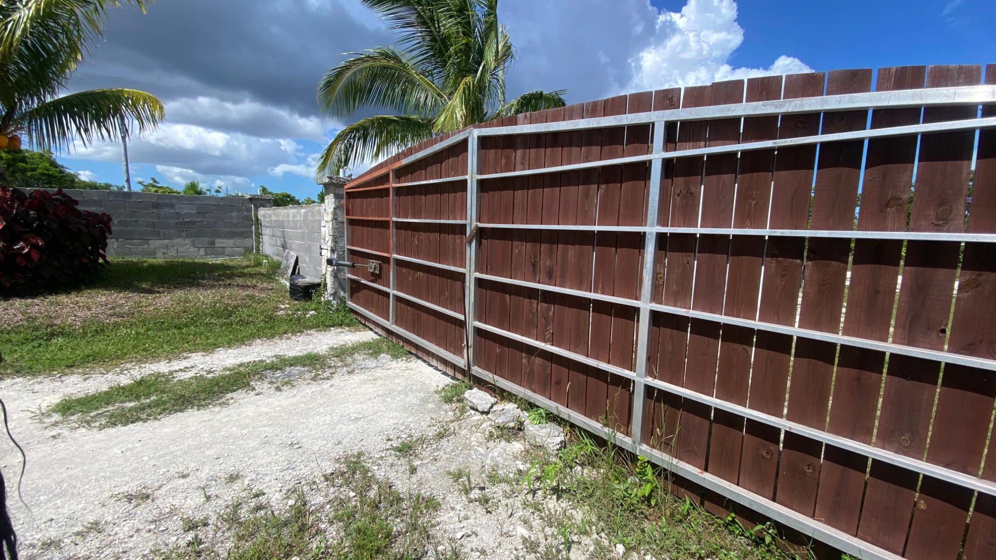 Residential for sale in Grand Bahama/Freeport, Bahamas, 63736