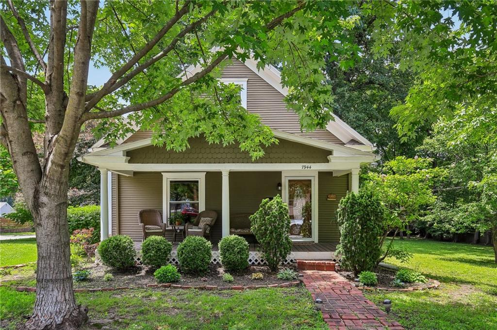 Overland Park Real Estate: 7944 Robinson Street KS 66204 $440,000