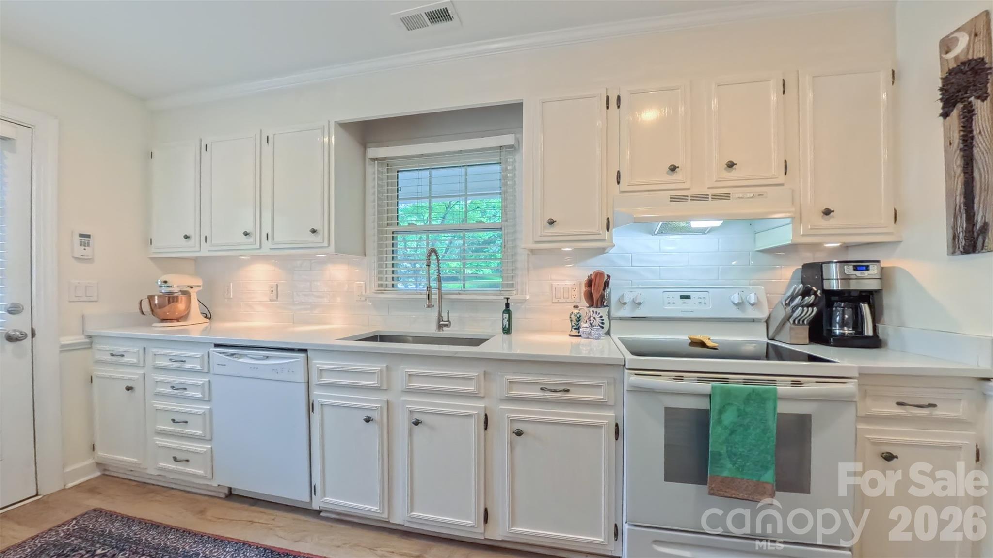 Photo 14 of 2425 Turnberry Lane, Charlotte, NC