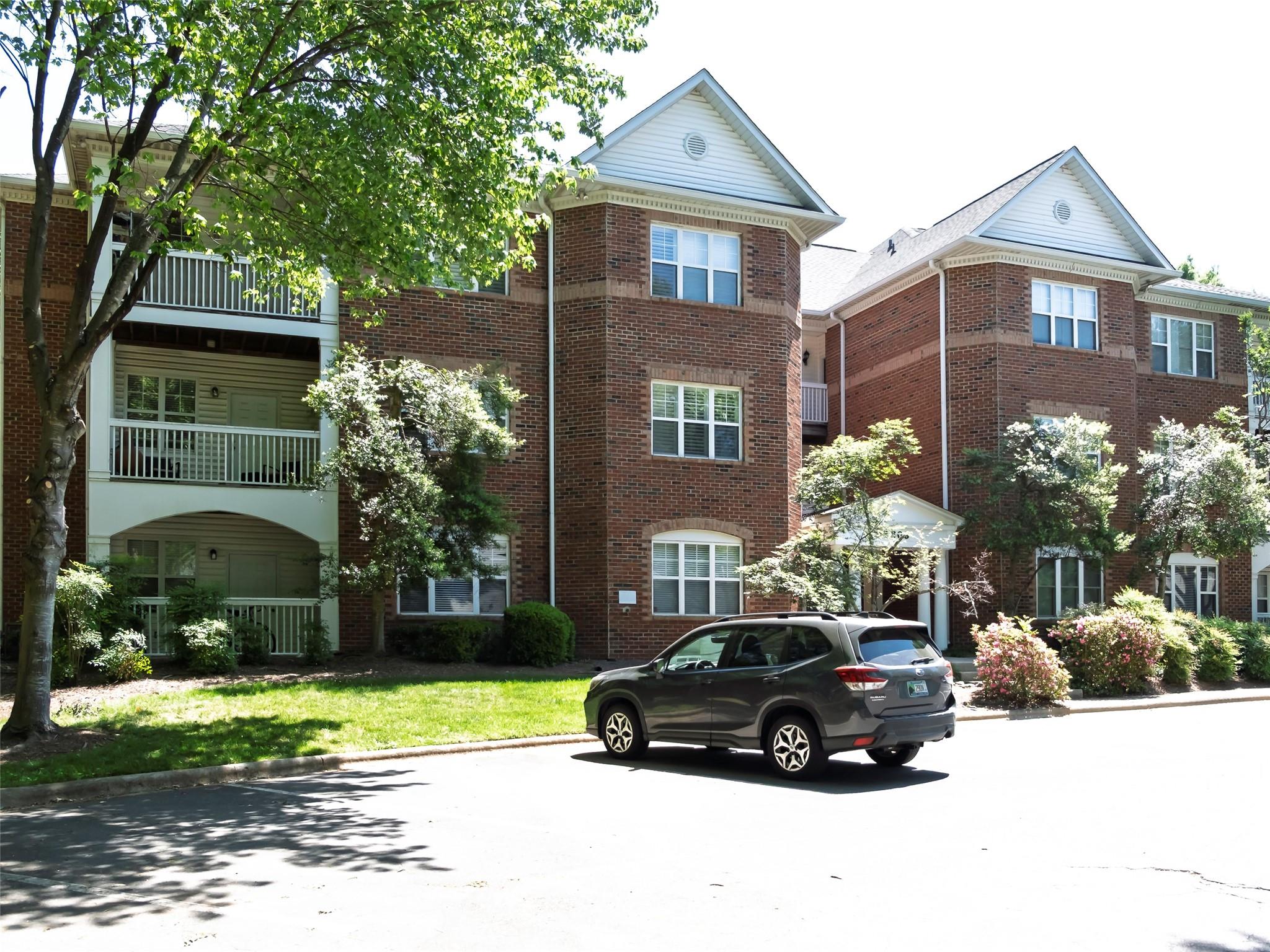 Home for sale at 5609 Fairview Road3, Charlotte, NC — photo 1 of 31