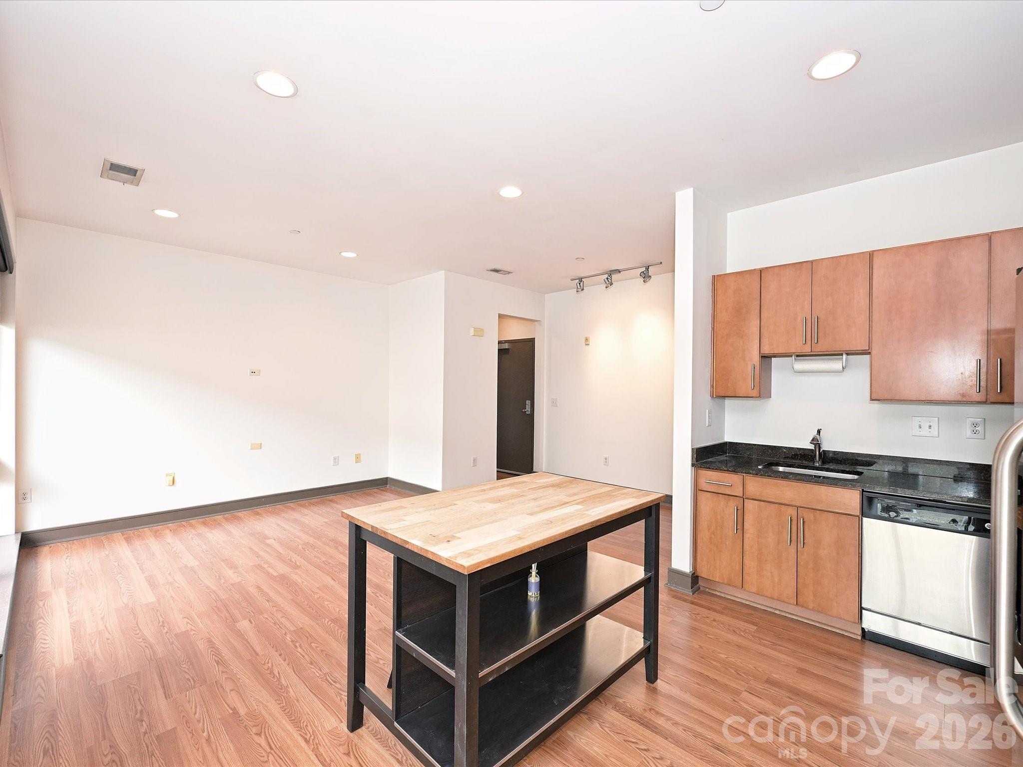 Photo 9 of 2200 Lyndhurst Avenue102, Charlotte, NC