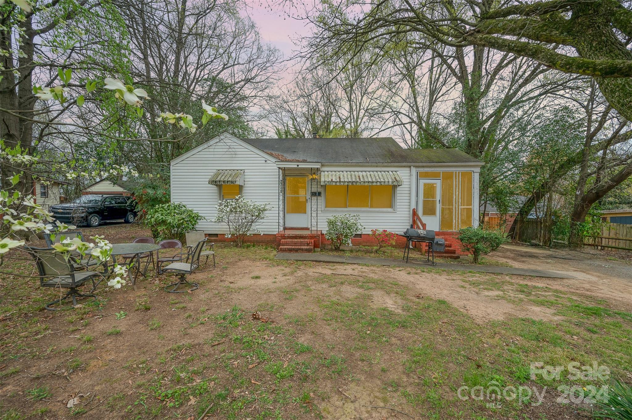 2740 Dogwood Avenue, Charlotte, NC