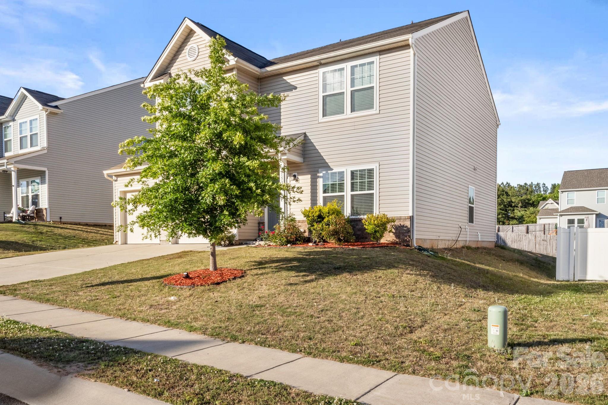 5153 Meanna Drive, Clover, SC - photo 3 of 27
