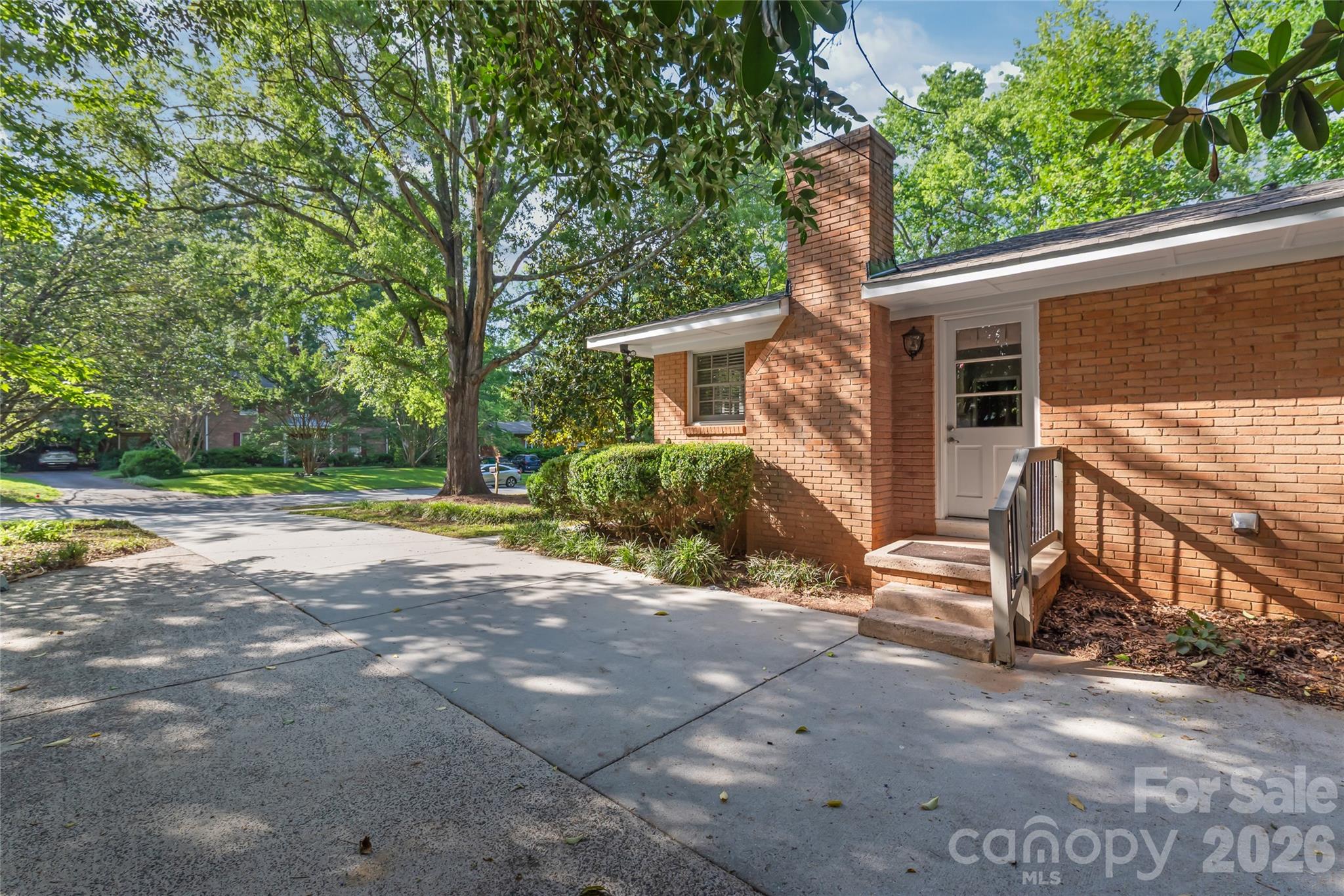 Photo 5 of 1612 Redcoat Drive, Charlotte, NC