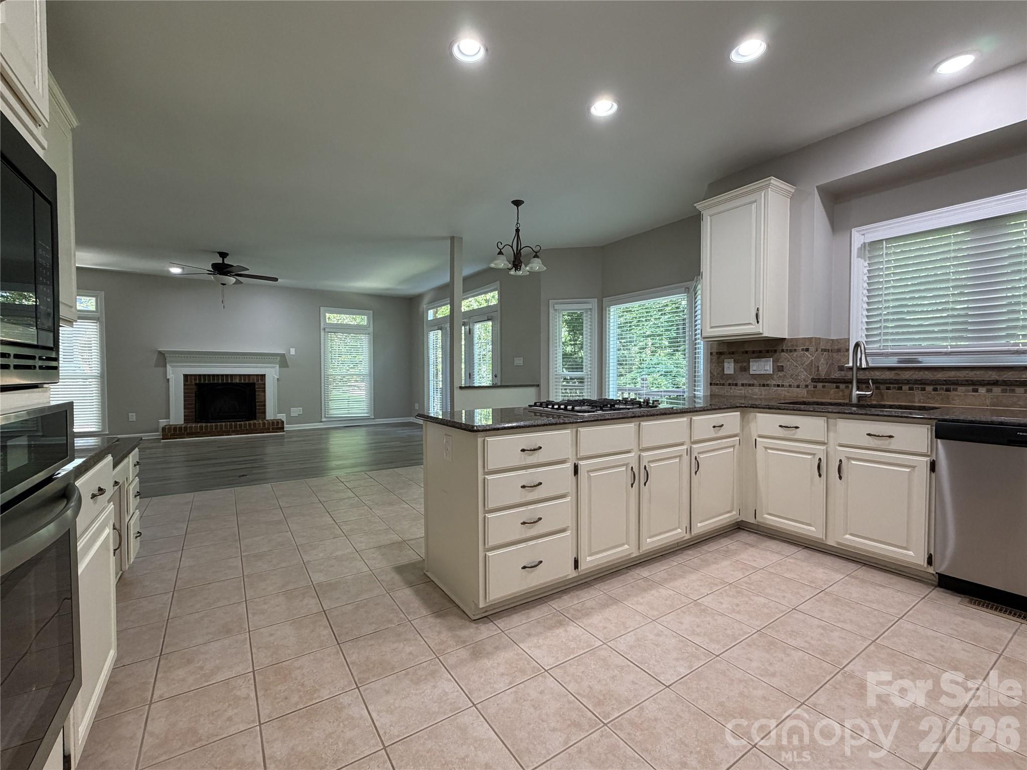 4714 Avonwood Lane, Charlotte, NC - photo 13 of 47