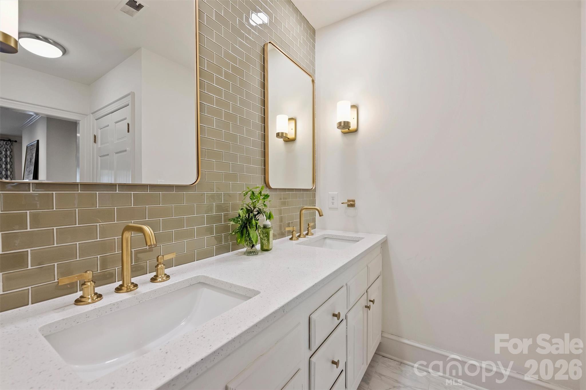 Photo 32 of 2320 Selwyn Avenue, Charlotte, NC