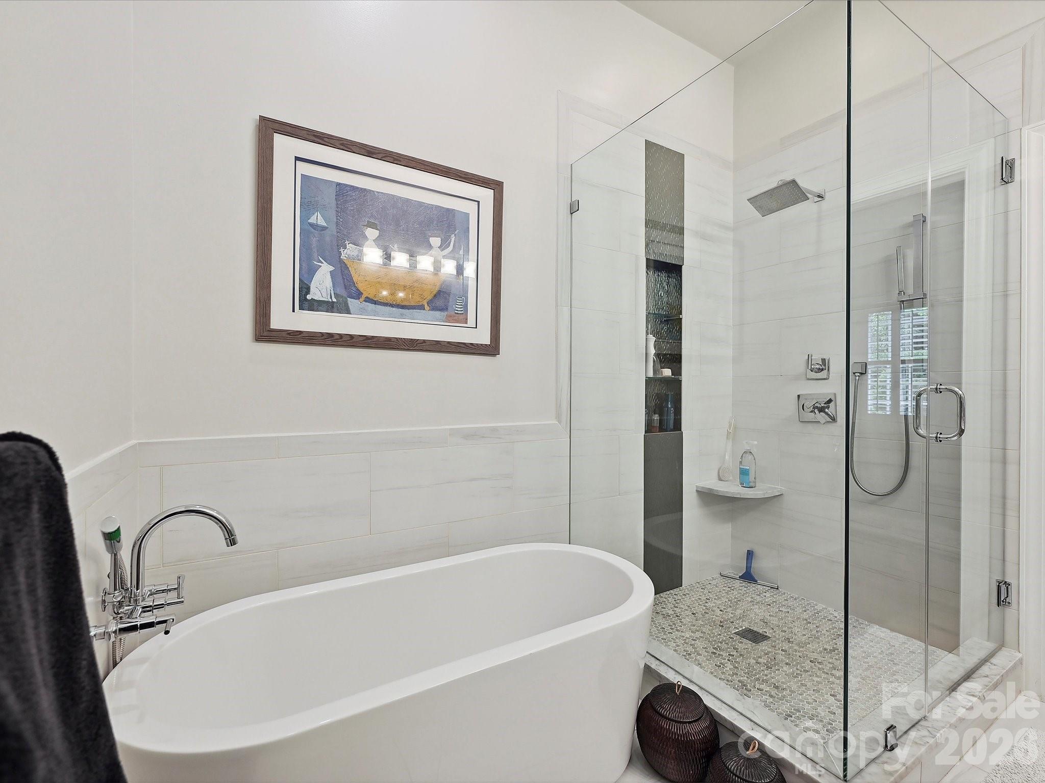 Photo 13 of 6309 Wakehurst Road, Charlotte, NC