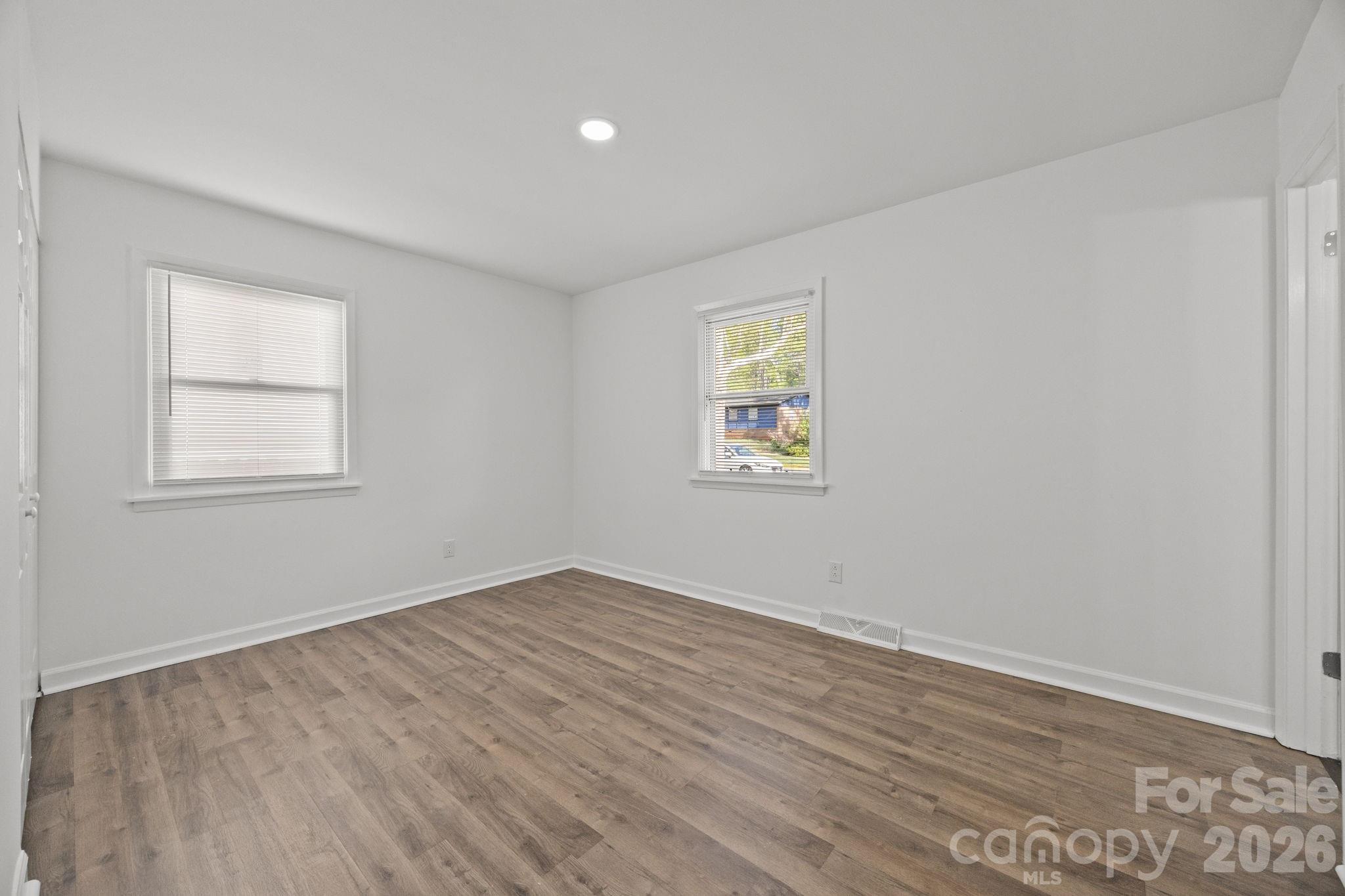 Photo 10 of 2309 Longleaf Drive, Charlotte, NC