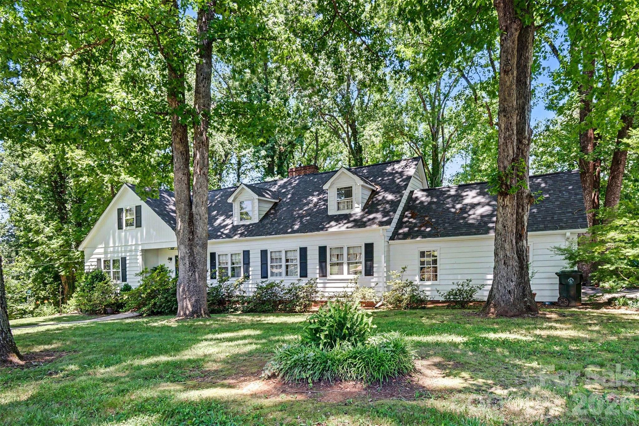 Home for sale at 613 E Ridge Street, Kings Mountain, NC — photo 2 of 25