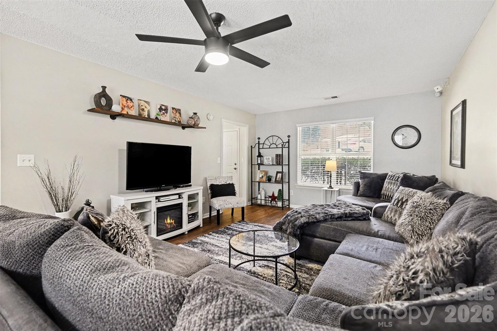 Photo 4 of 6323 Pine Hollow Drive, Charlotte, NC
