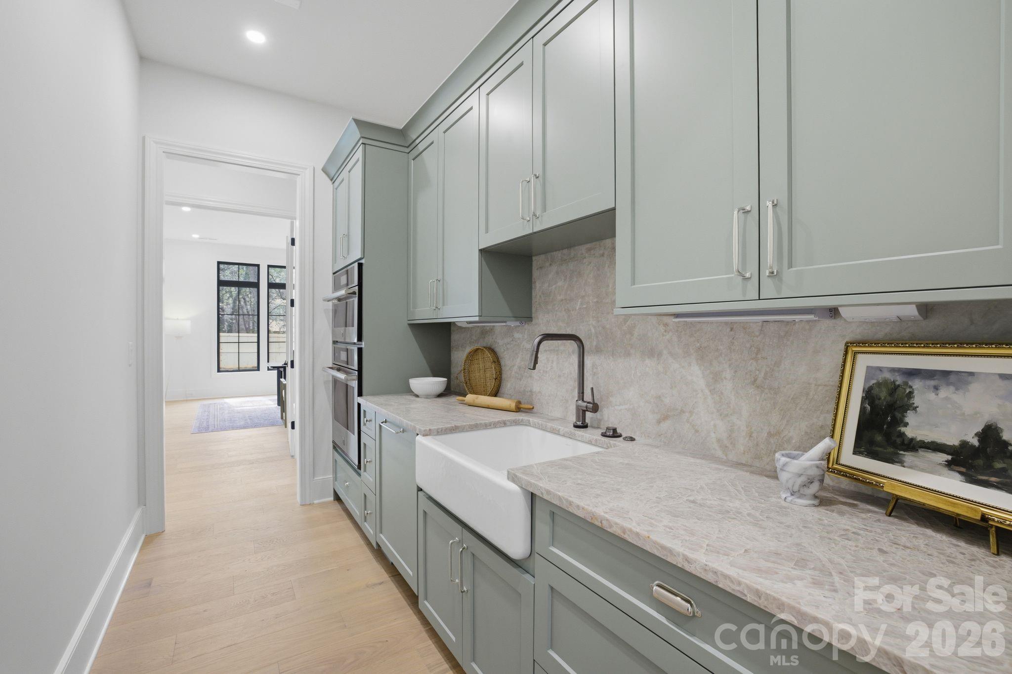 Photo 9 of 519 Meadowbrook Road, Charlotte, NC