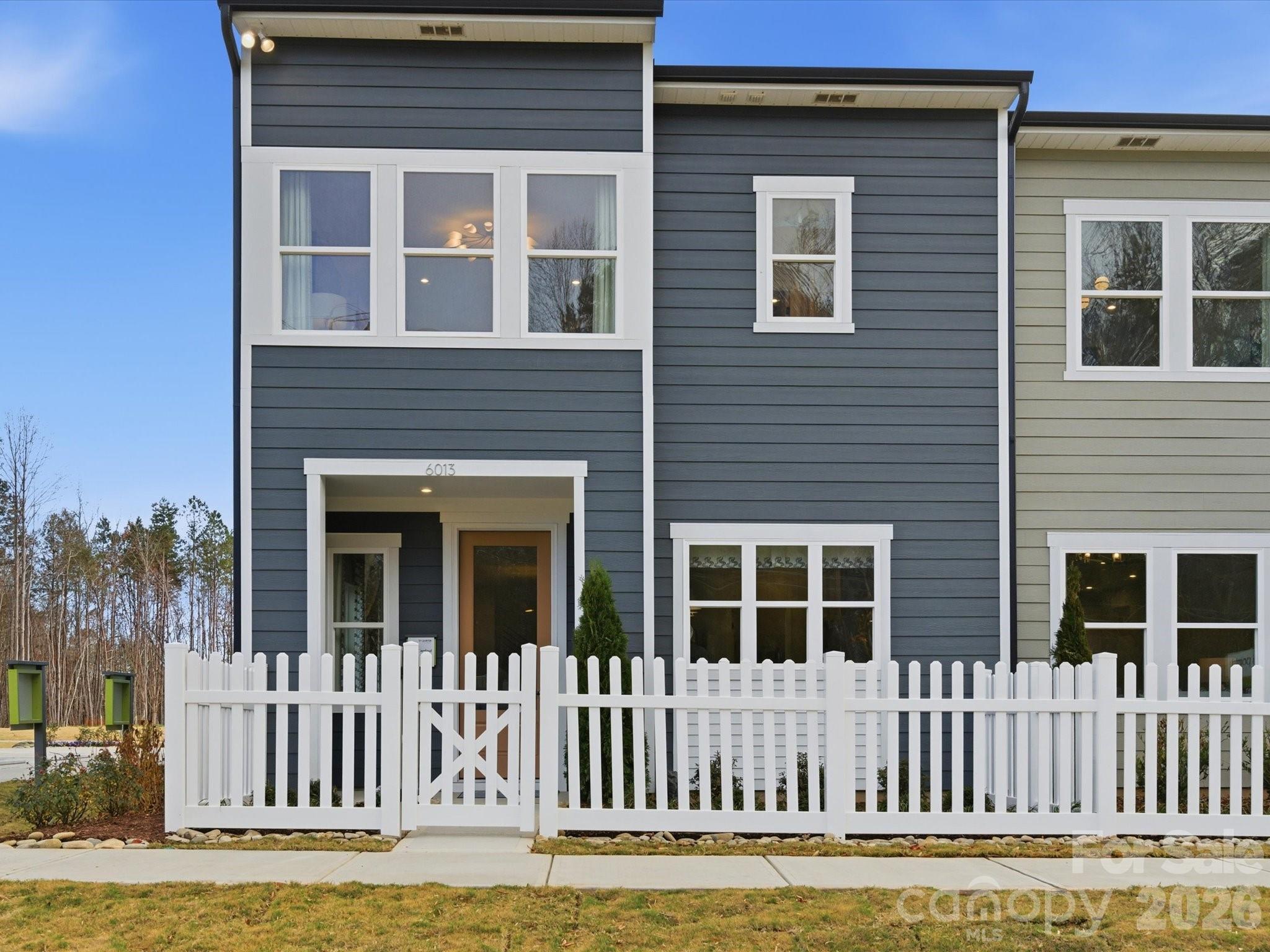 Photo 2 of 8410 Discovery Lane, Charlotte, NC