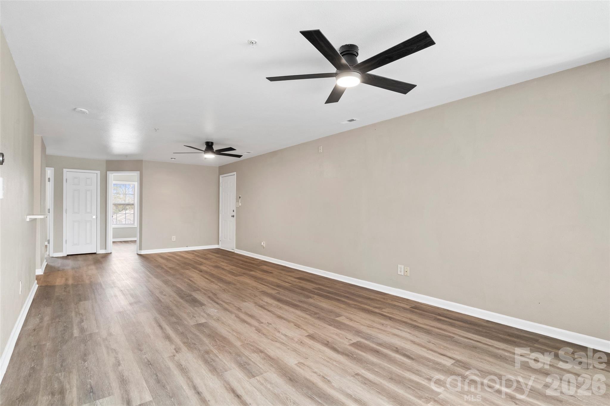 Photo 3 of 1134 Plaza Walk Drive, Charlotte, NC